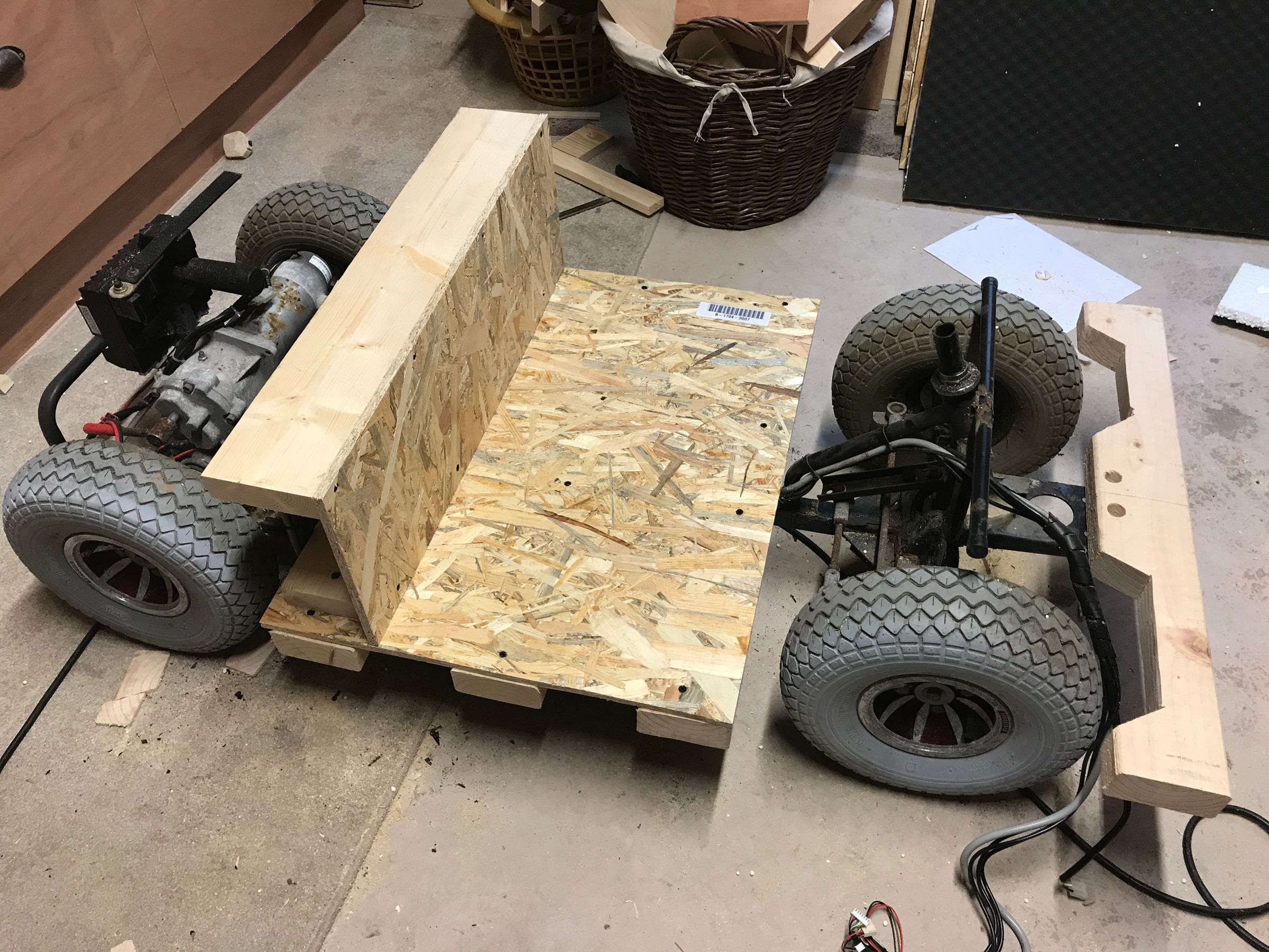 RC 24V Postman Pat Van : 15 Steps (with Pictures) - Instructables