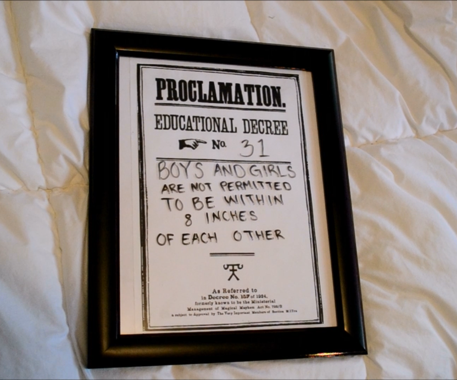 Harry Potter Dry Erase Proclamation DIY | CassKnowlton - Instructables