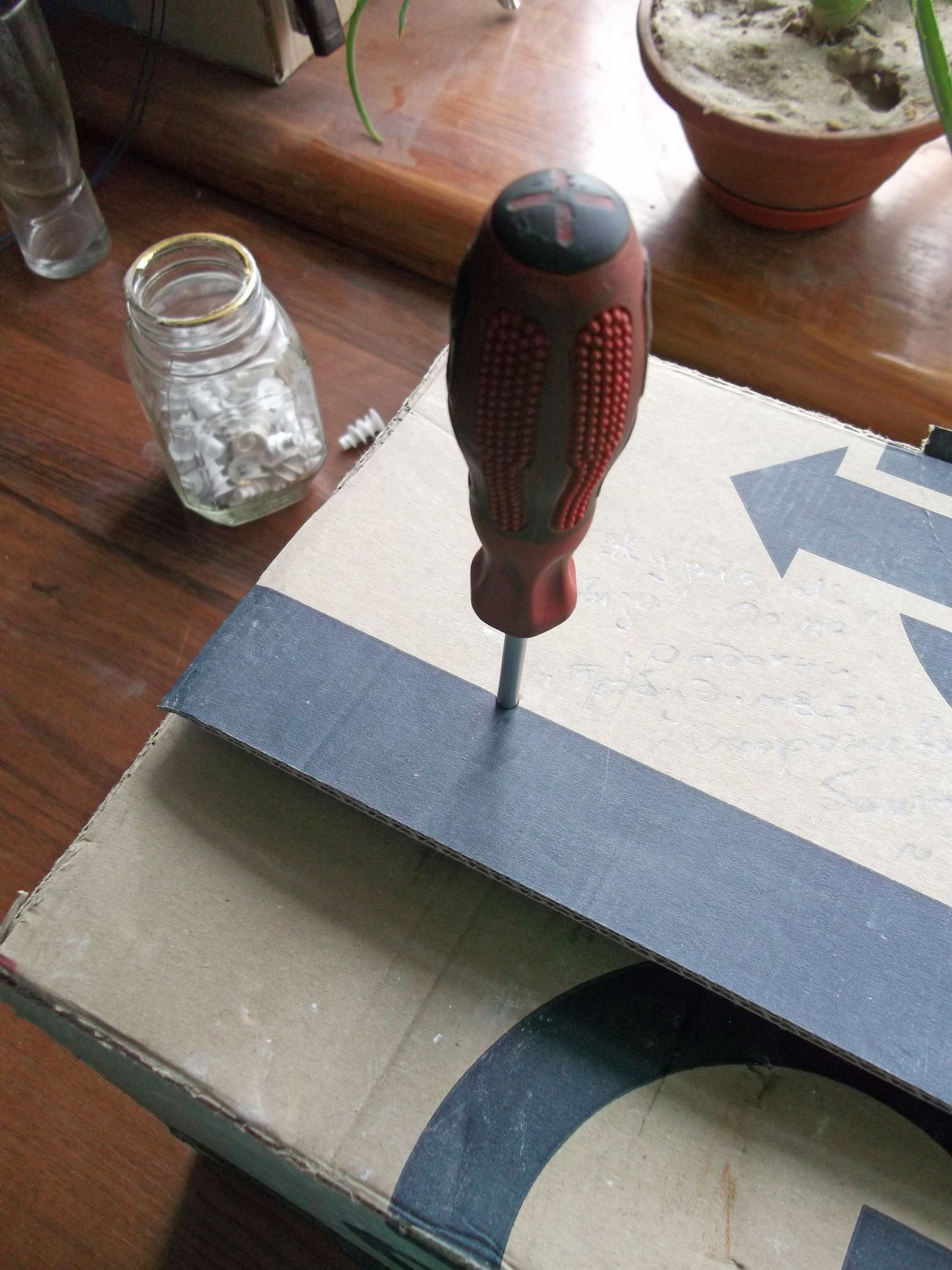 Screw Dat Box! (Packing Life Hack) : 4 Steps (with Pictures ...