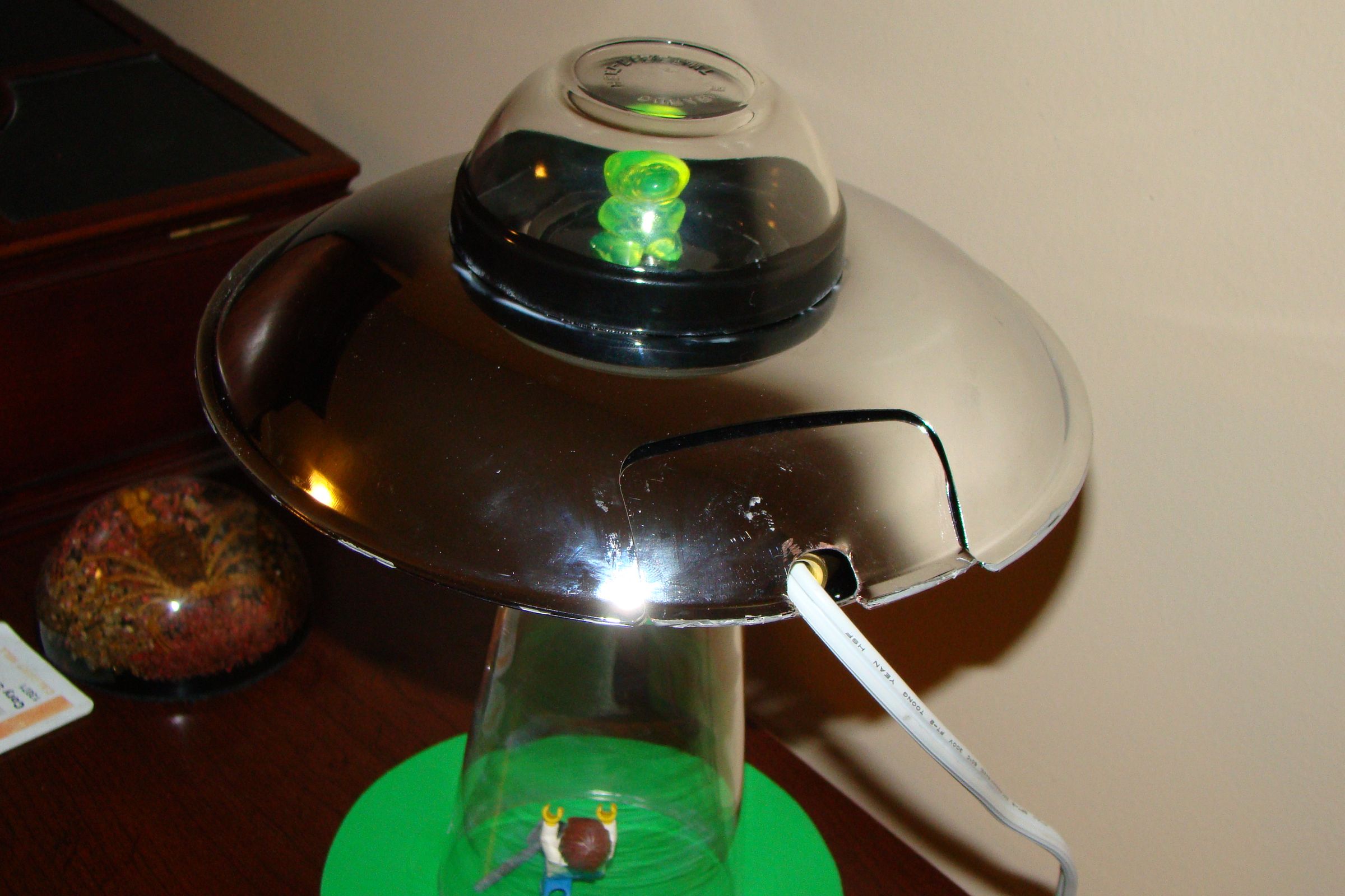 Alien Abduction Lamp : 6 Steps (with Pictures) - Instructables