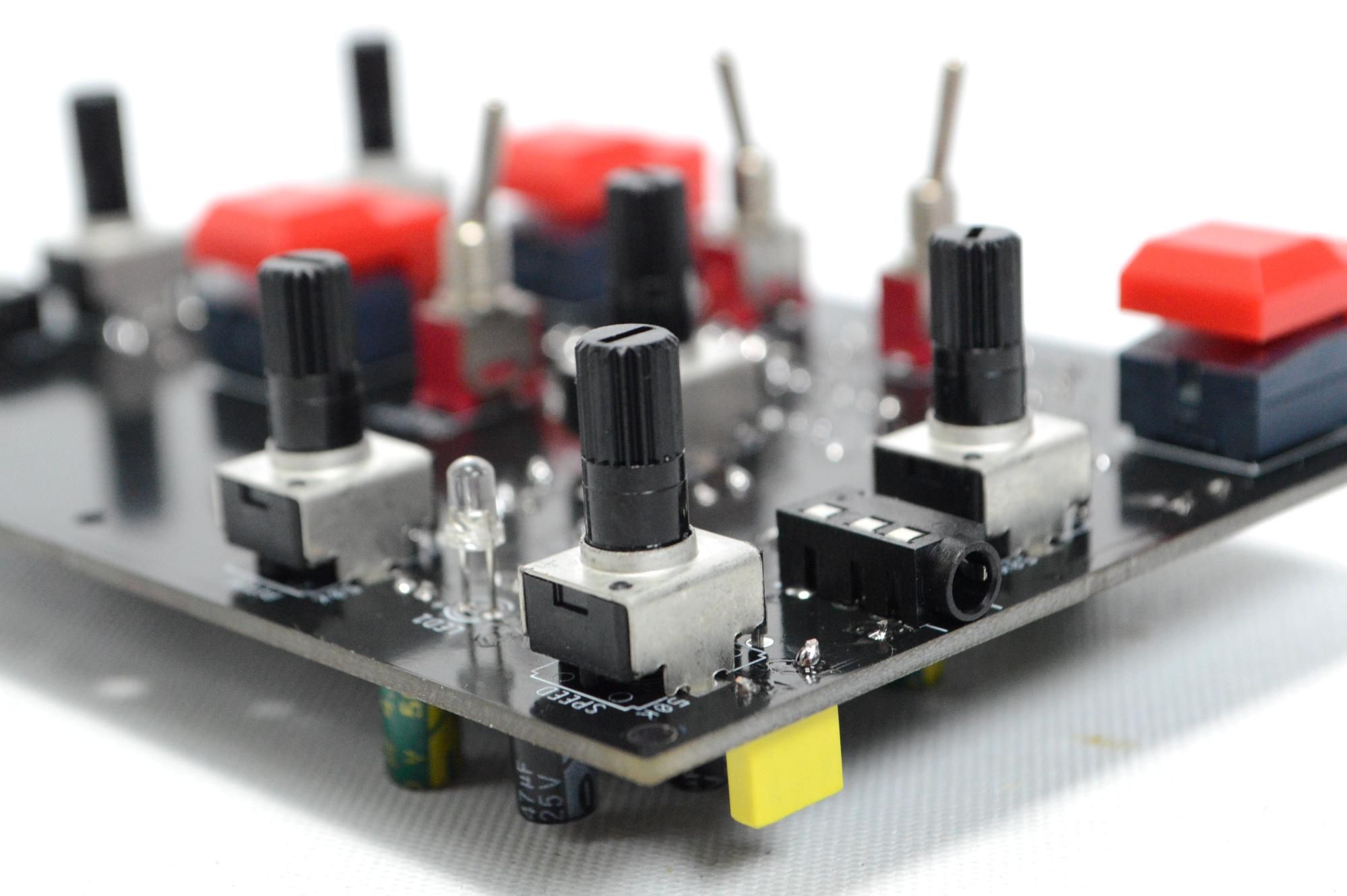 Dub Siren & Delay/Reverb - 2 in 1 Synth - Little Synths With BIG Sounds ...