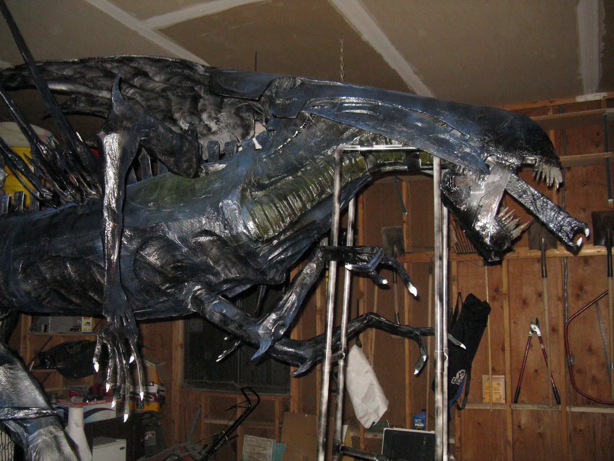 Life-Size Alien Queen Statue From Aliens : 8 Steps (with Pictures ...