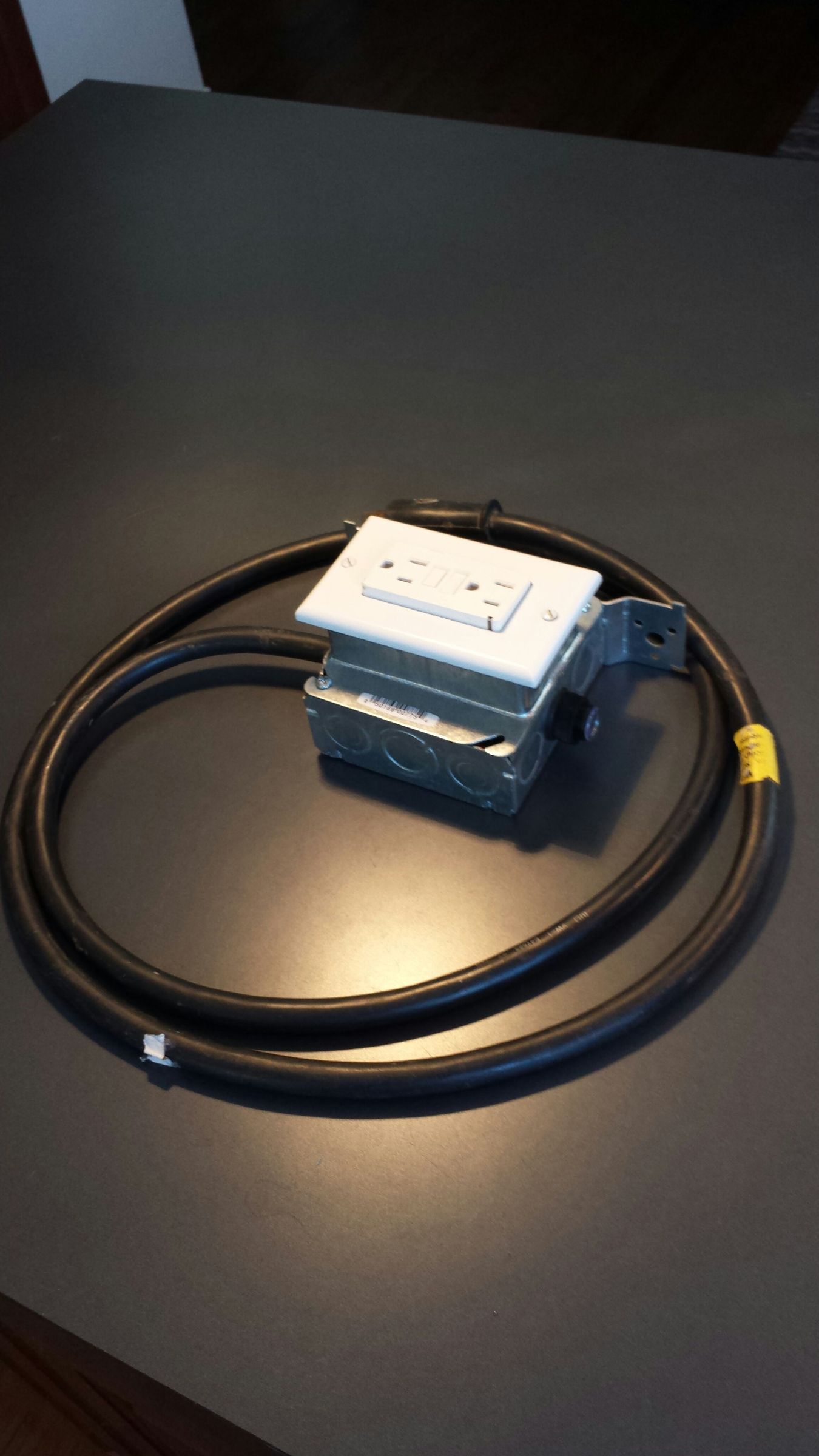 Photo Sensor Controlled Outlet (turns on or Off at Daylight or Nightime ...
