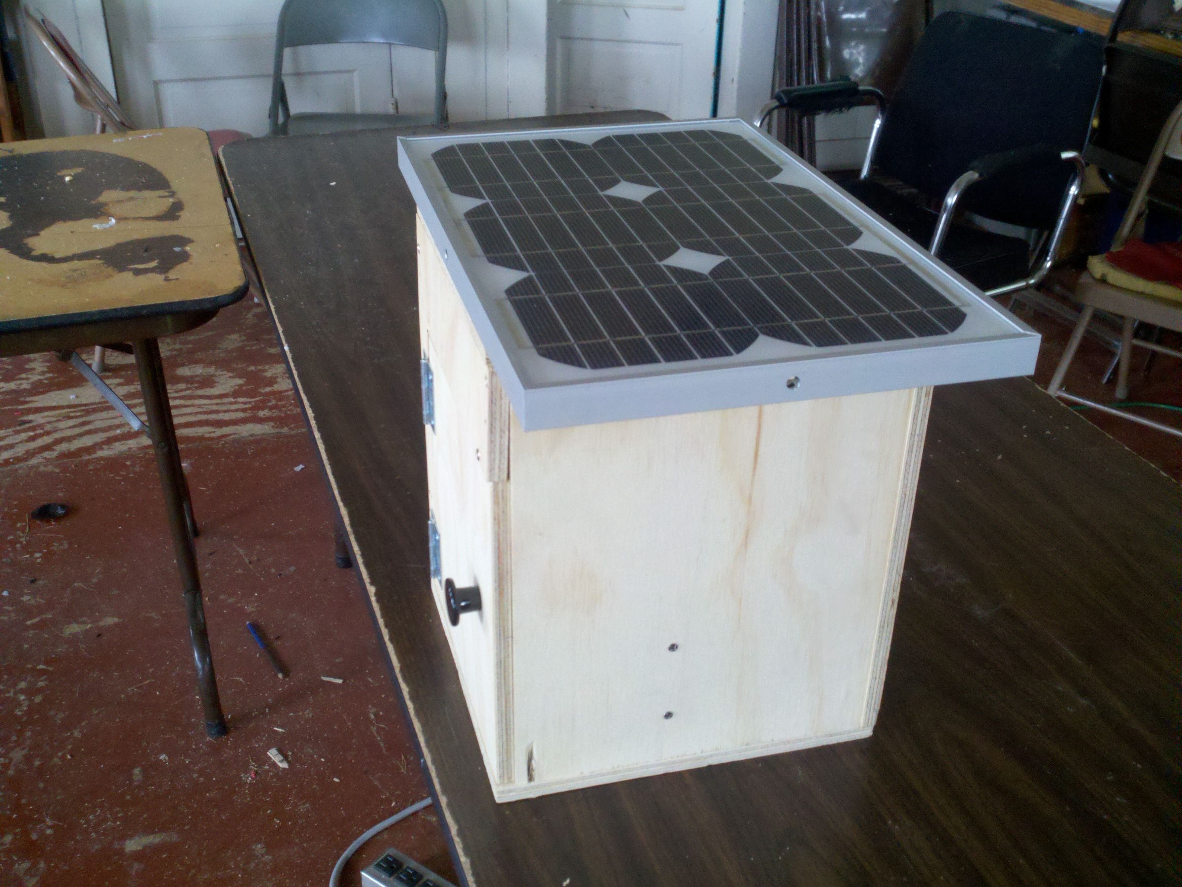 A Simple Solar Charging Station : 5 Steps (with Pictures) - Instructables