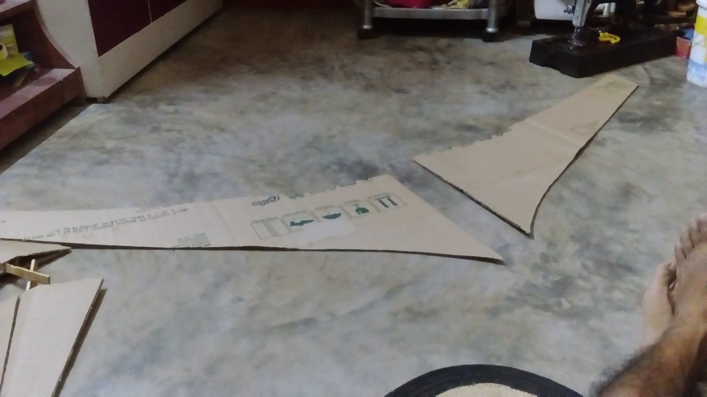 Boeing 737-800 Build Out of CARDBOARD : 9 Steps (with Pictures ...