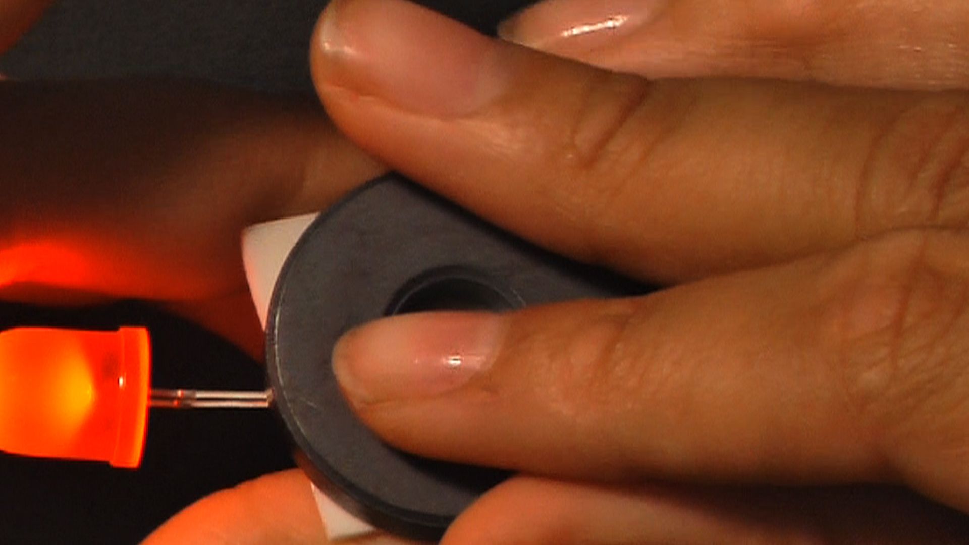 LED Throwie - CMH Version : 5 Steps (with Pictures) - Instructables