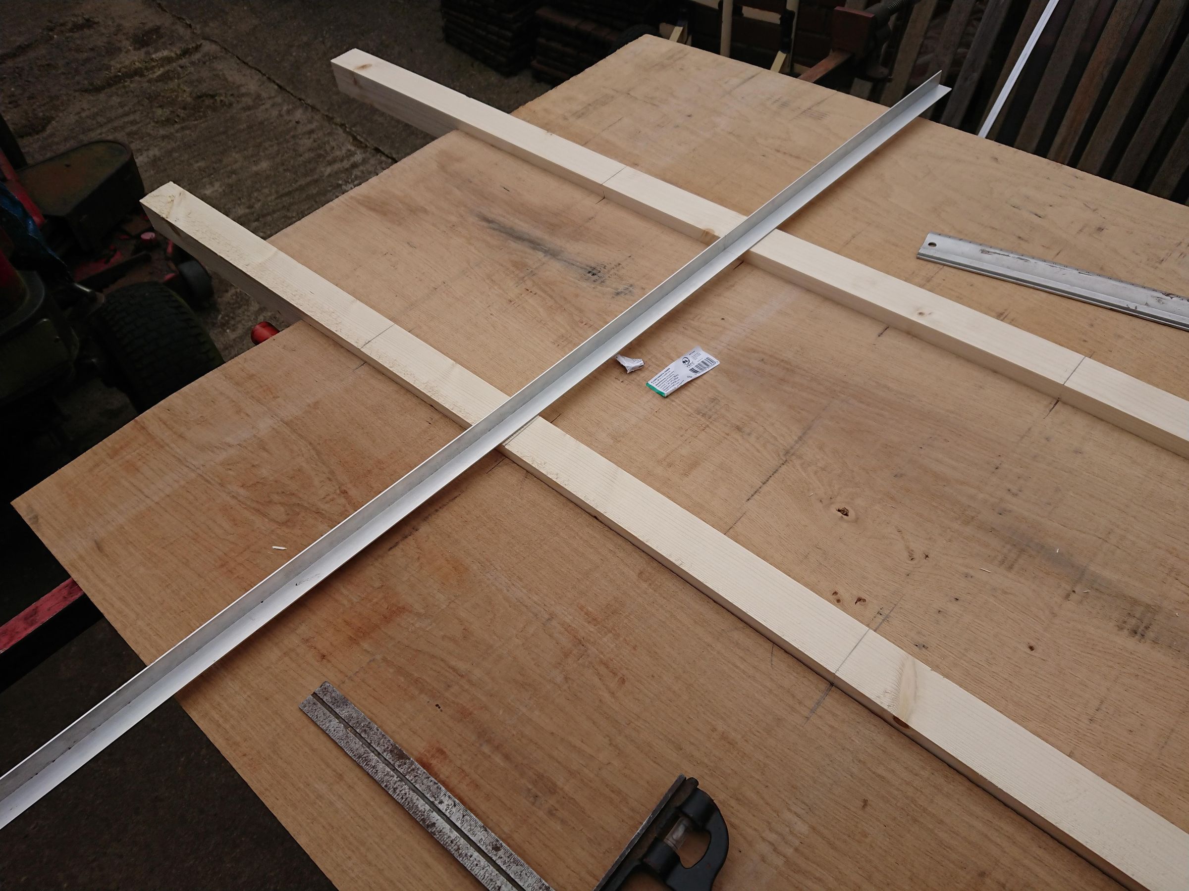 The "Work From Home" Solid Oak & Pine Kitchen Table : 11 Steps (with ...