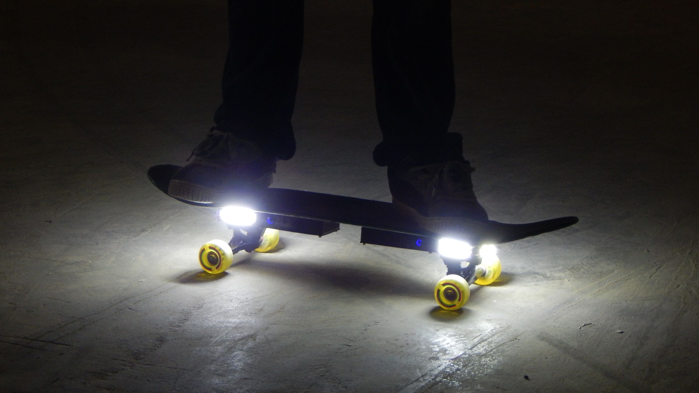 DIY Wireless Floodlights for a Lit Skateboard : 25 Steps (with Pictures ...