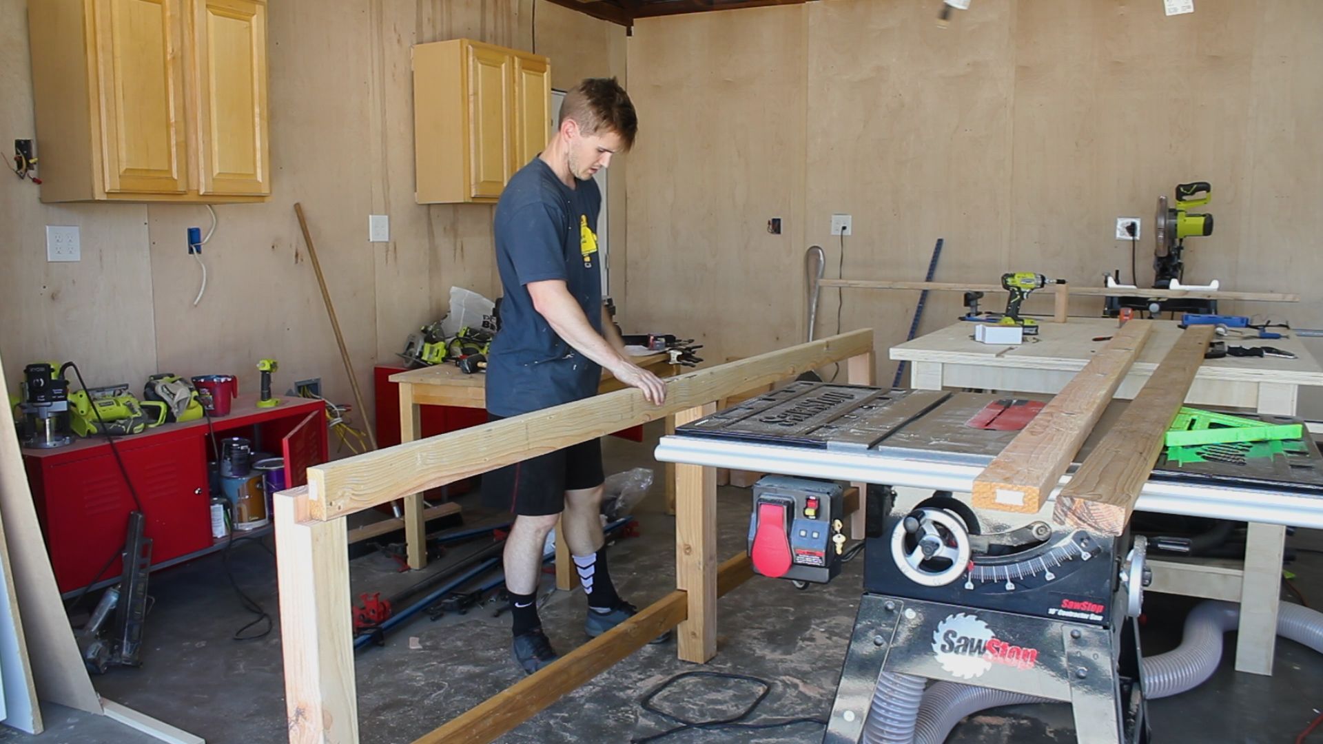 $100 10ft Work Bench/Surface With Storage : 12 Steps (with Pictures ...