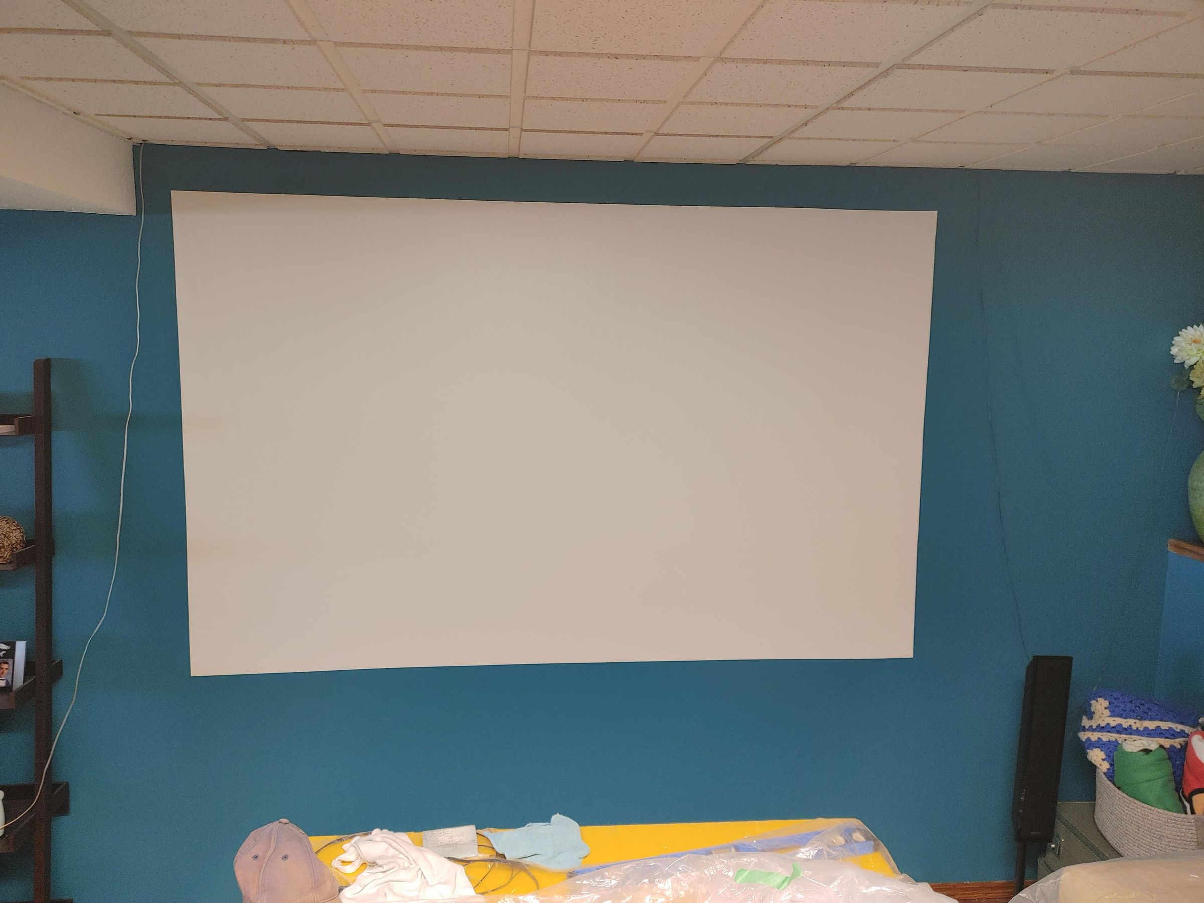 Paint on Projection Screen : 4 Steps (with Pictures) - Instructables