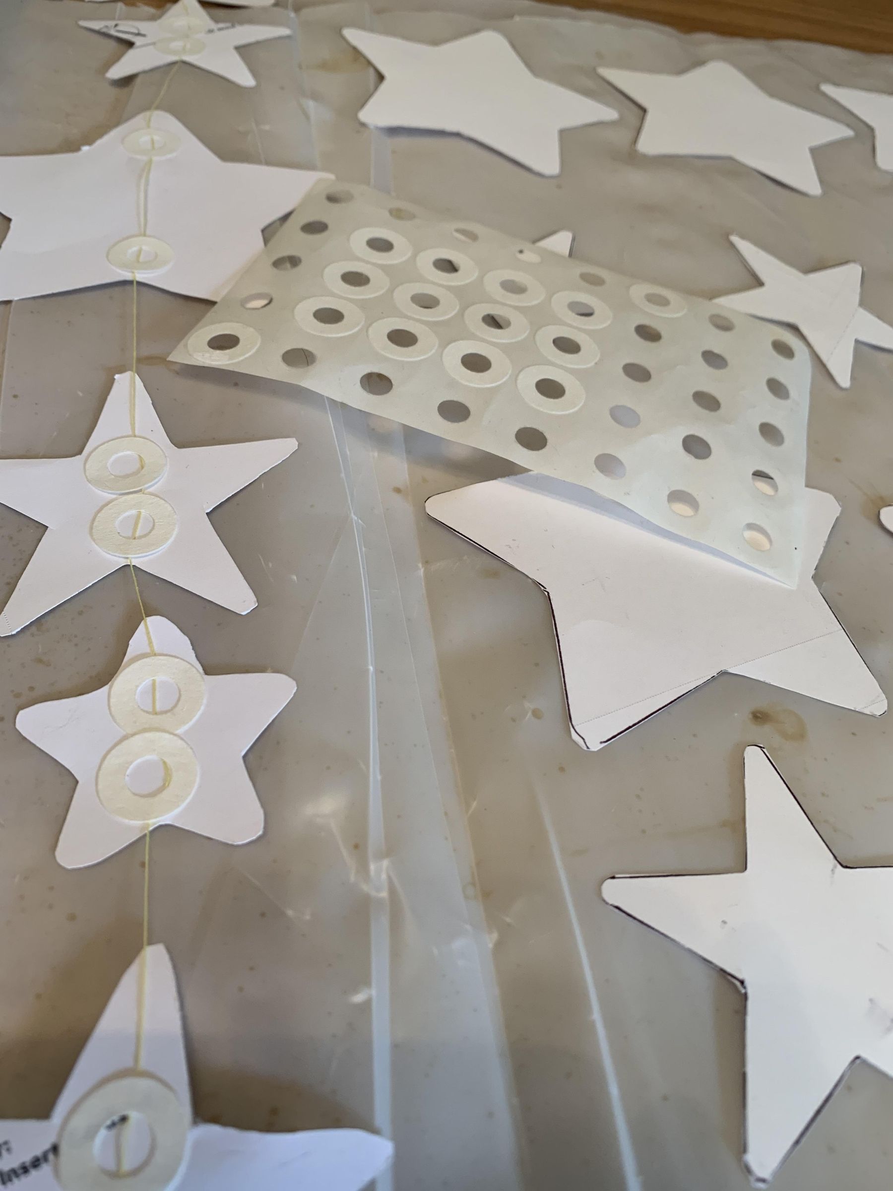 Music Playing Mobile With Glowing Multi-Colored Paper Stars! : 9 Steps ...