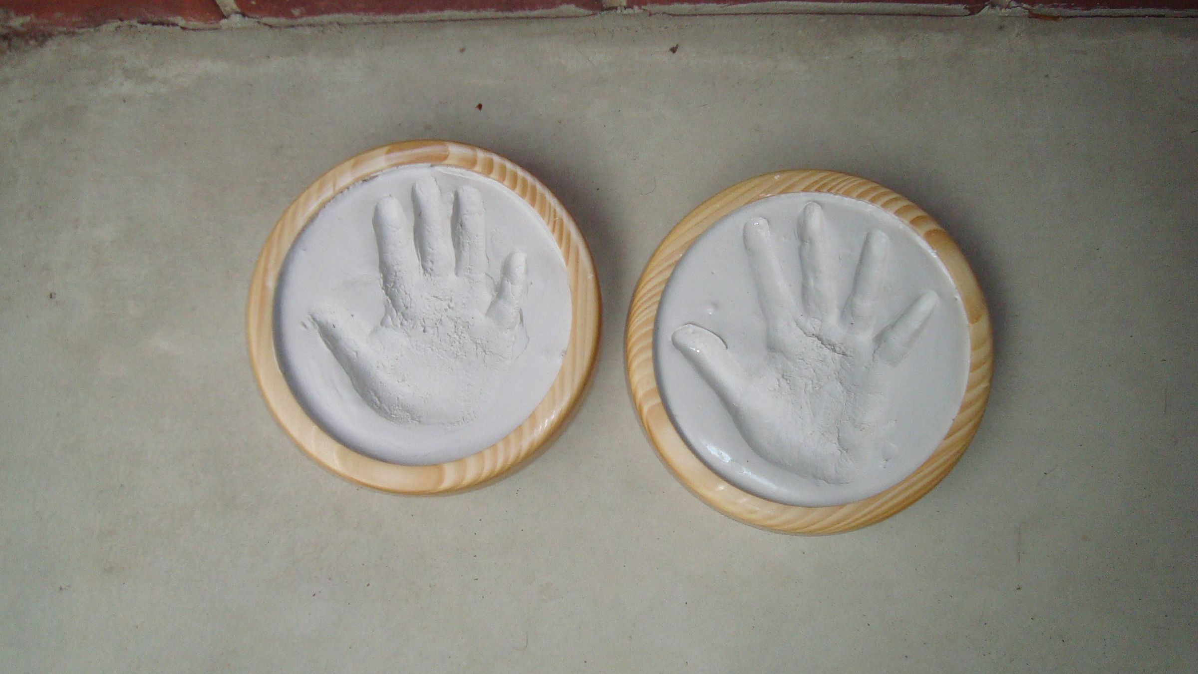 Mother's Day Handprints in a Solid Wooden Frame : 6 Steps (with ...