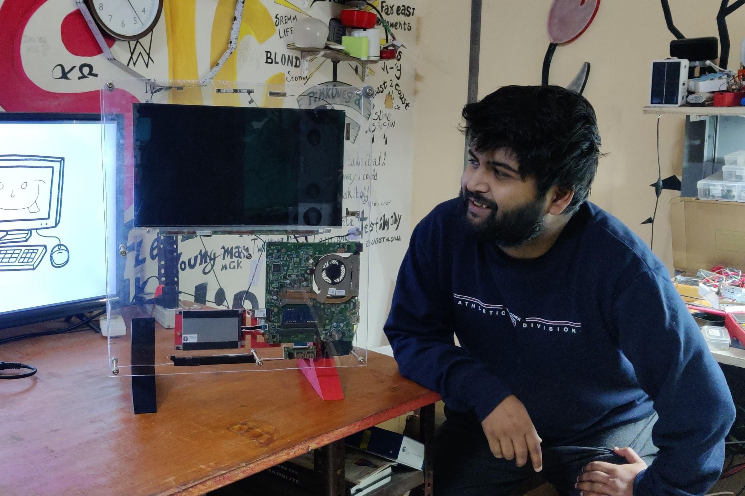 CyberDesk Ultra Pro Max : 20 Steps (with Pictures) - Instructables