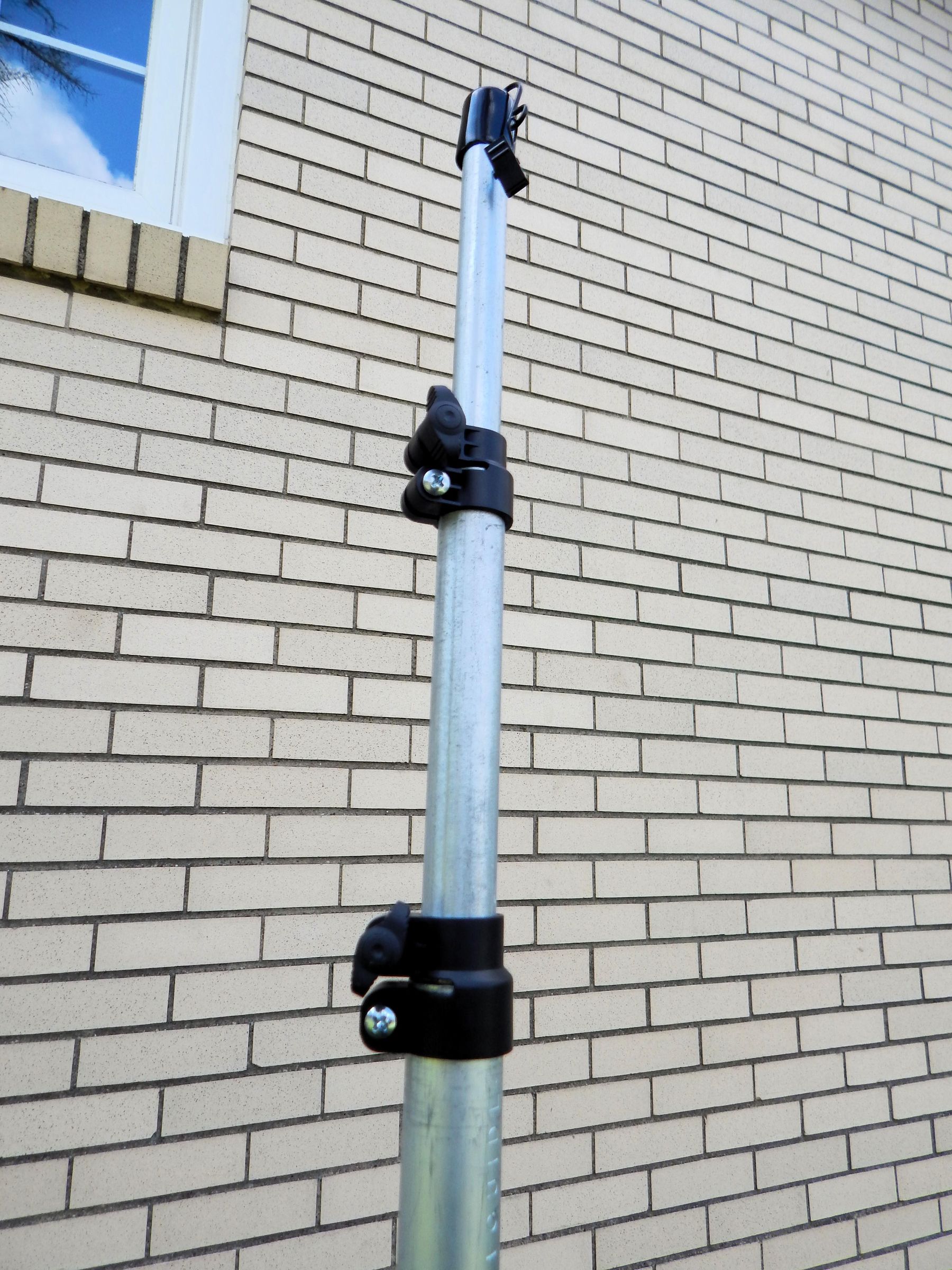 DIY Halloween Decoration Mounting Poles : 4 Steps - Instructables