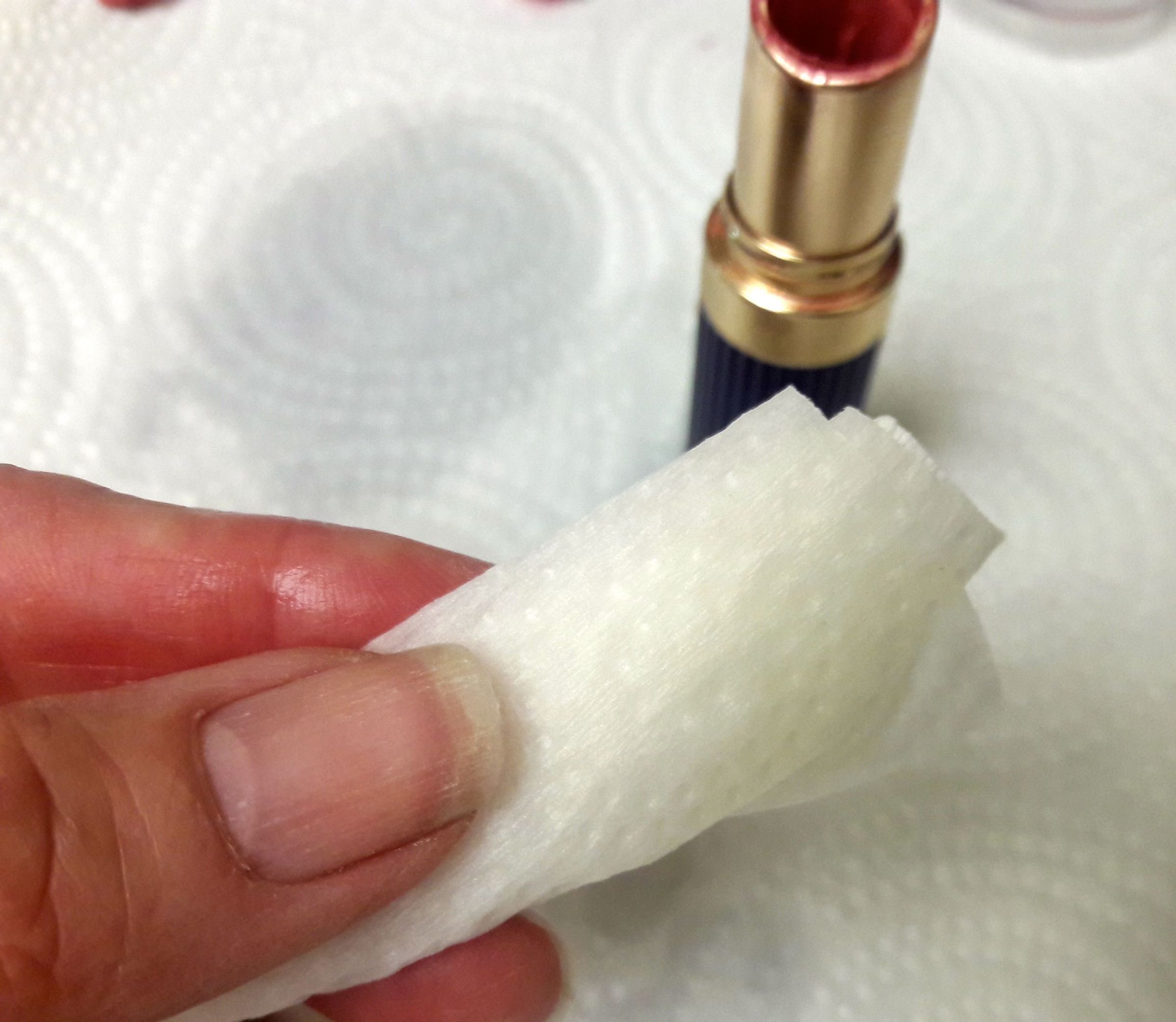 Upcycling Old Lipstick Tubes : 6 Steps (with Pictures) - Instructables