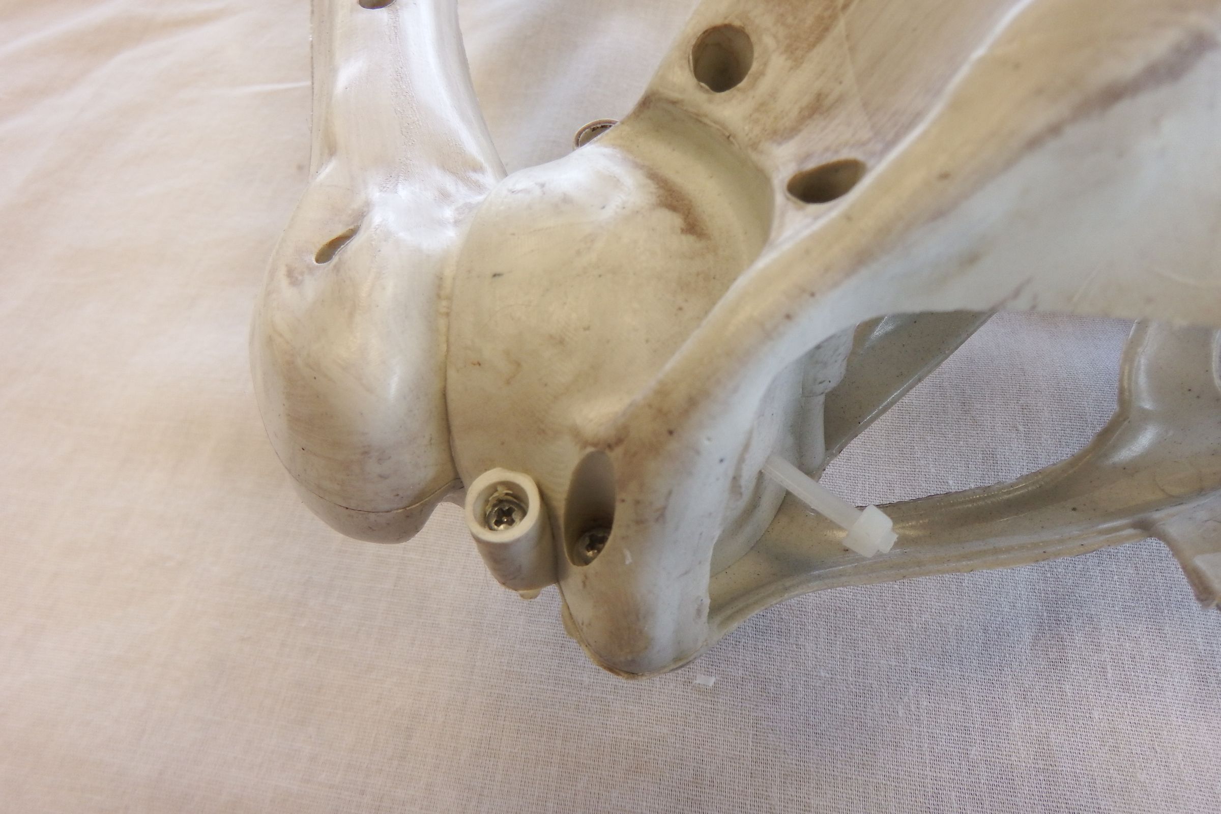 Hack and Repair Plastic Halloween Skeletons : 9 Steps - Instructables