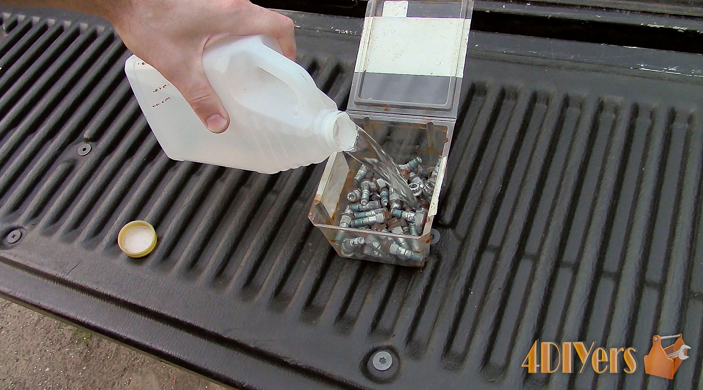 How to Easily Clean Fasteners : 4 Steps (with Pictures) - Instructables