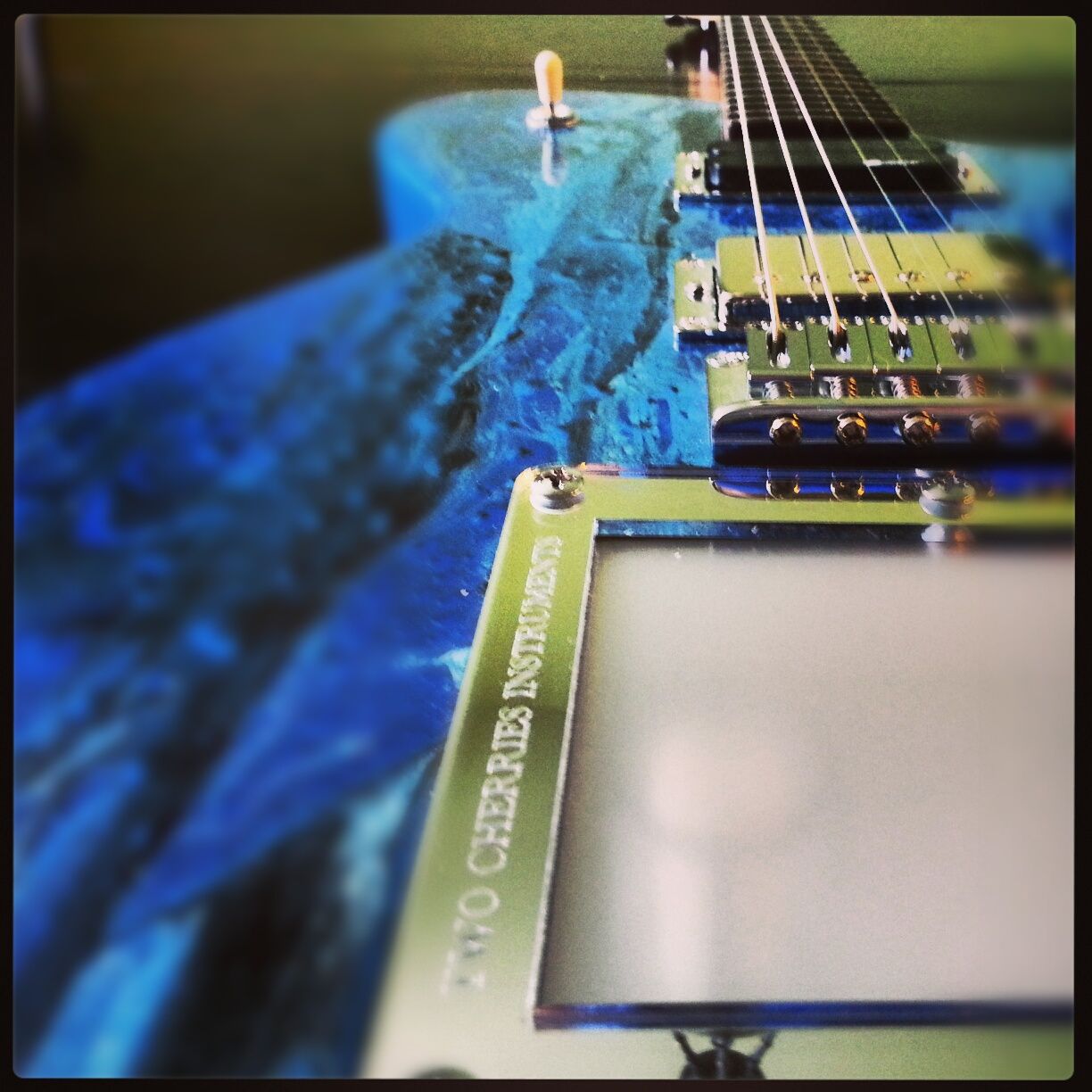 Swirl and Water Droplet Painting a Guitar Body : 7 Steps - Instructables