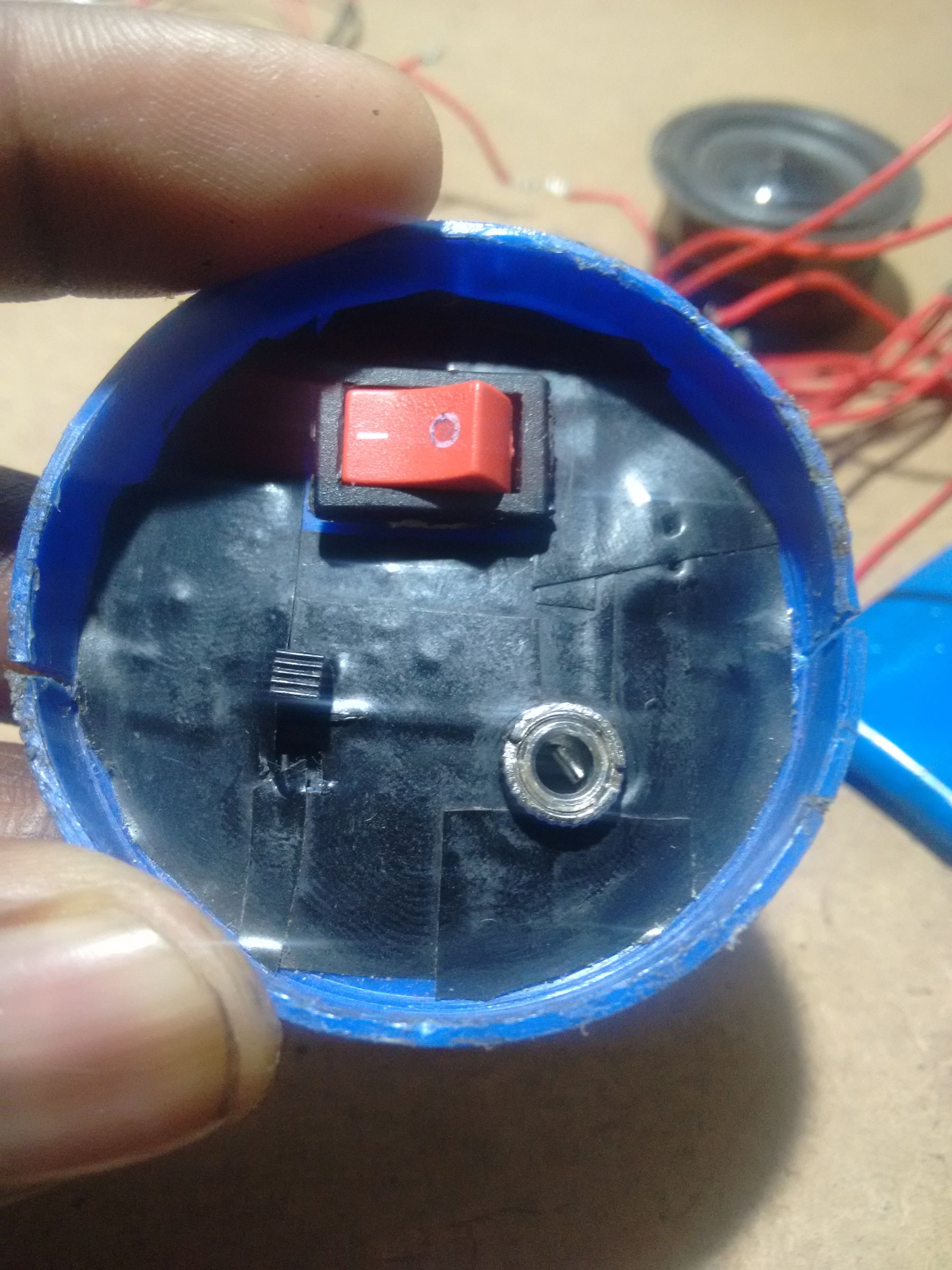 How to Make a Simple Bluetooth/aux Speaker : 6 Steps - Instructables