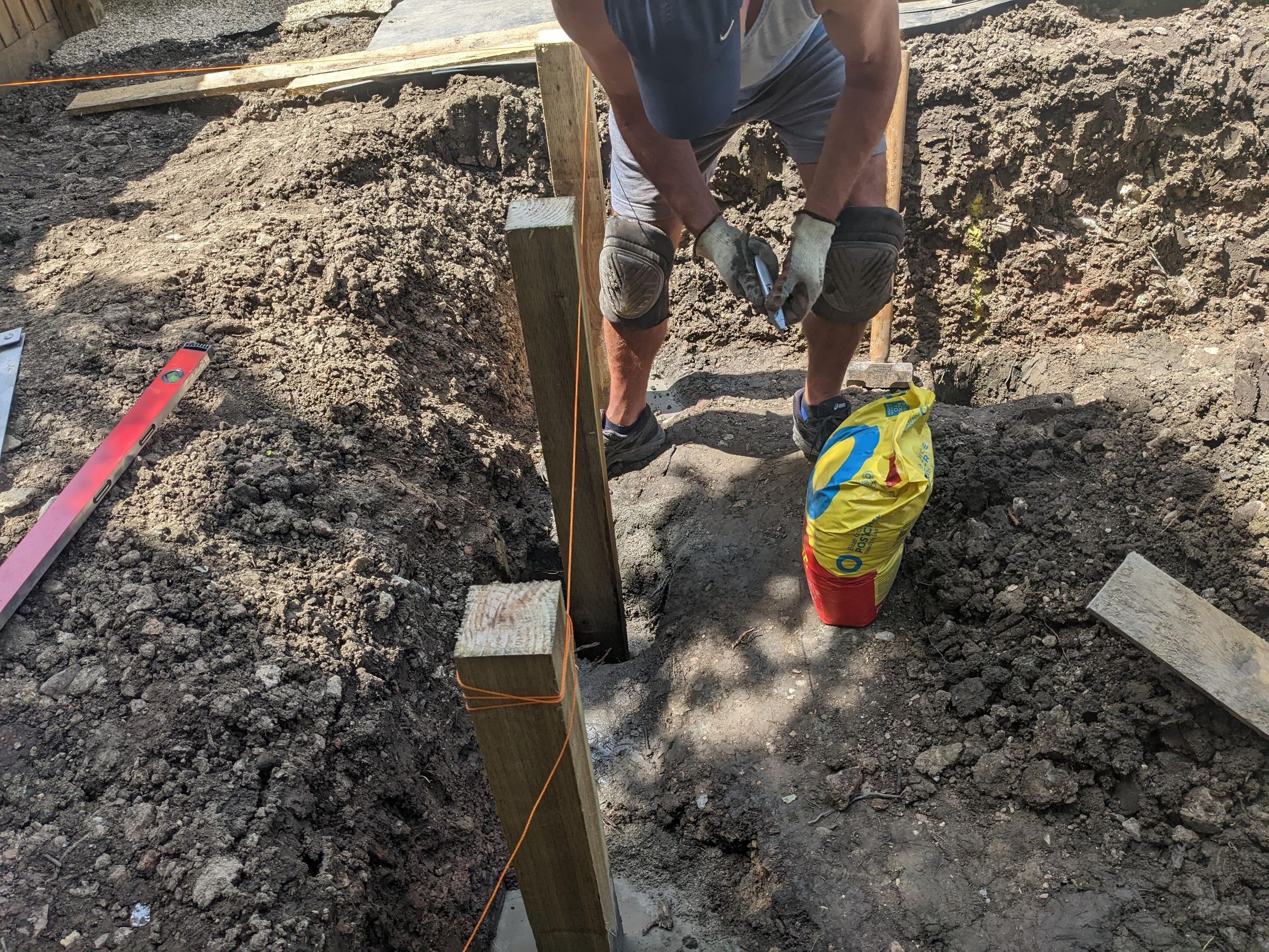 Creating a Beautiful Tiered Garden From a Boring New Build Slope : 8 ...