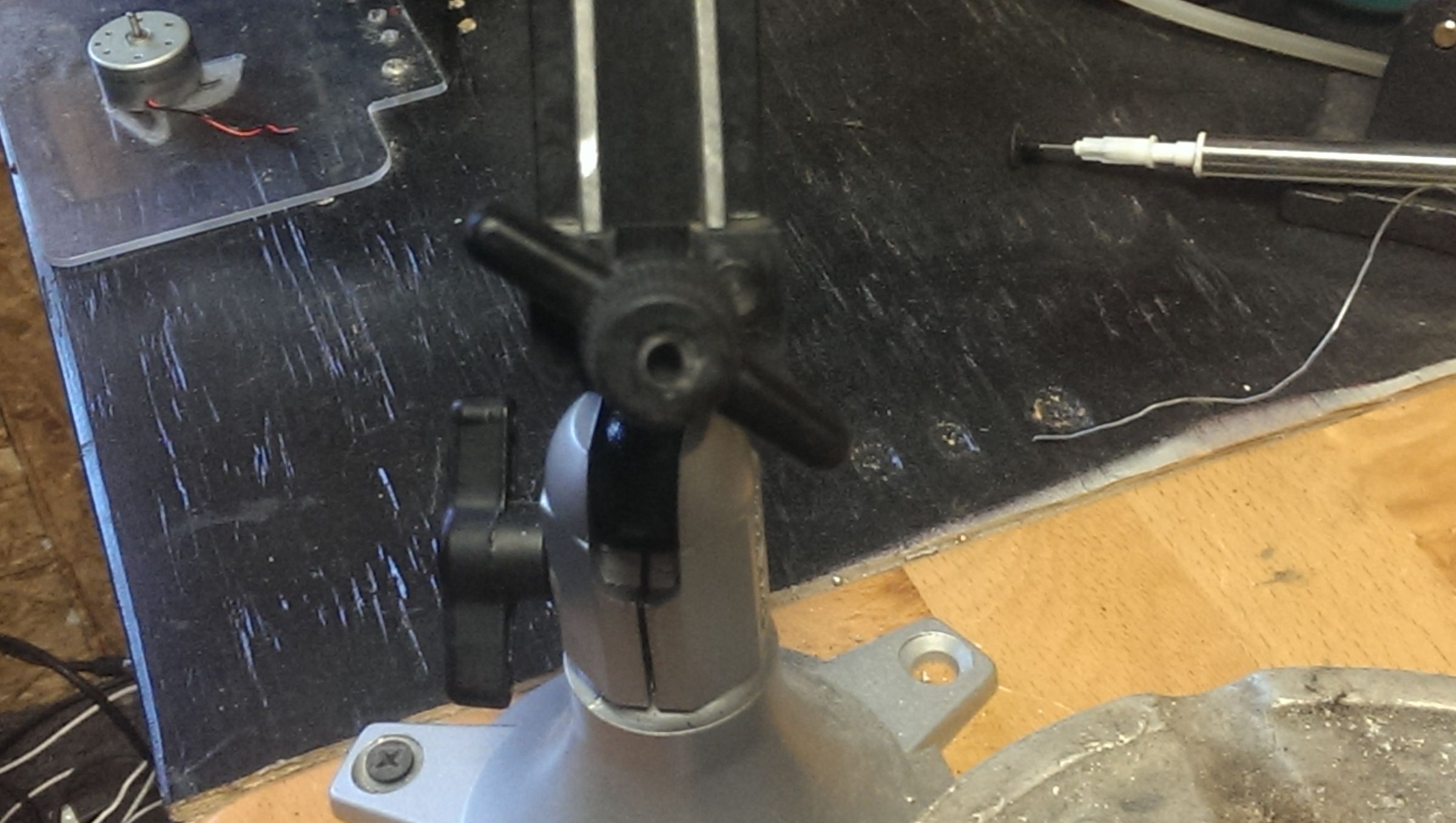 Electric Vise (UPDATE ON OFF ON SWITCH) : 6 Steps - Instructables