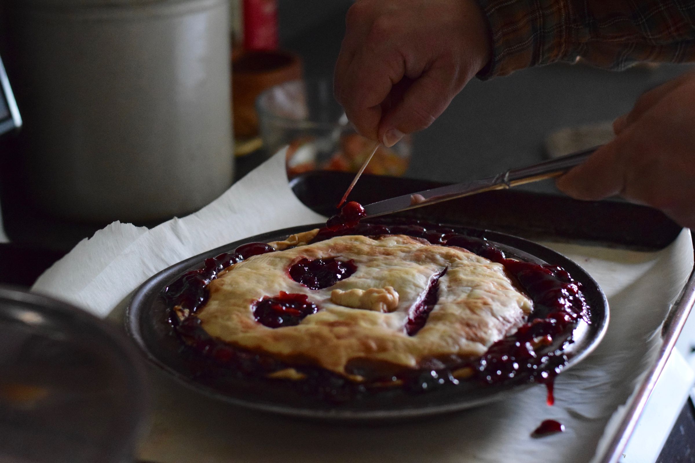 {Burned & Bloodied} Almond Cherry Berry {Human Head} Pie : 7 Steps ...
