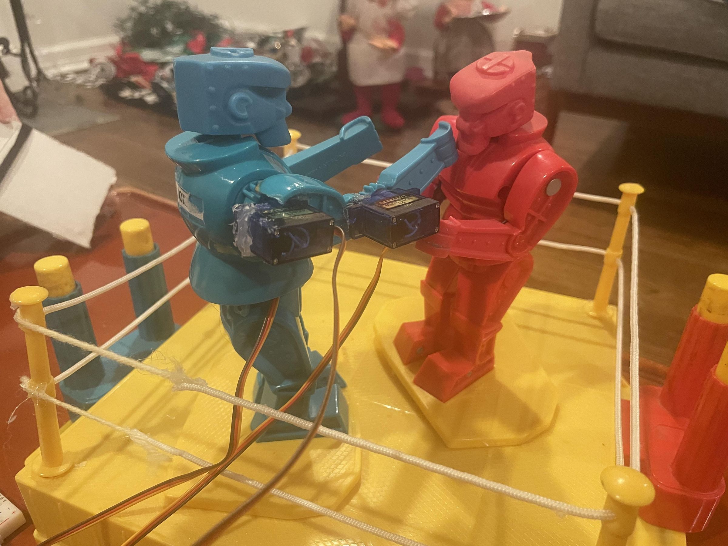 Rock 'Em Sock 'Em Revamped: Motion-Controlled Servo Bots : 7 Steps (with Pictures) - Instructables