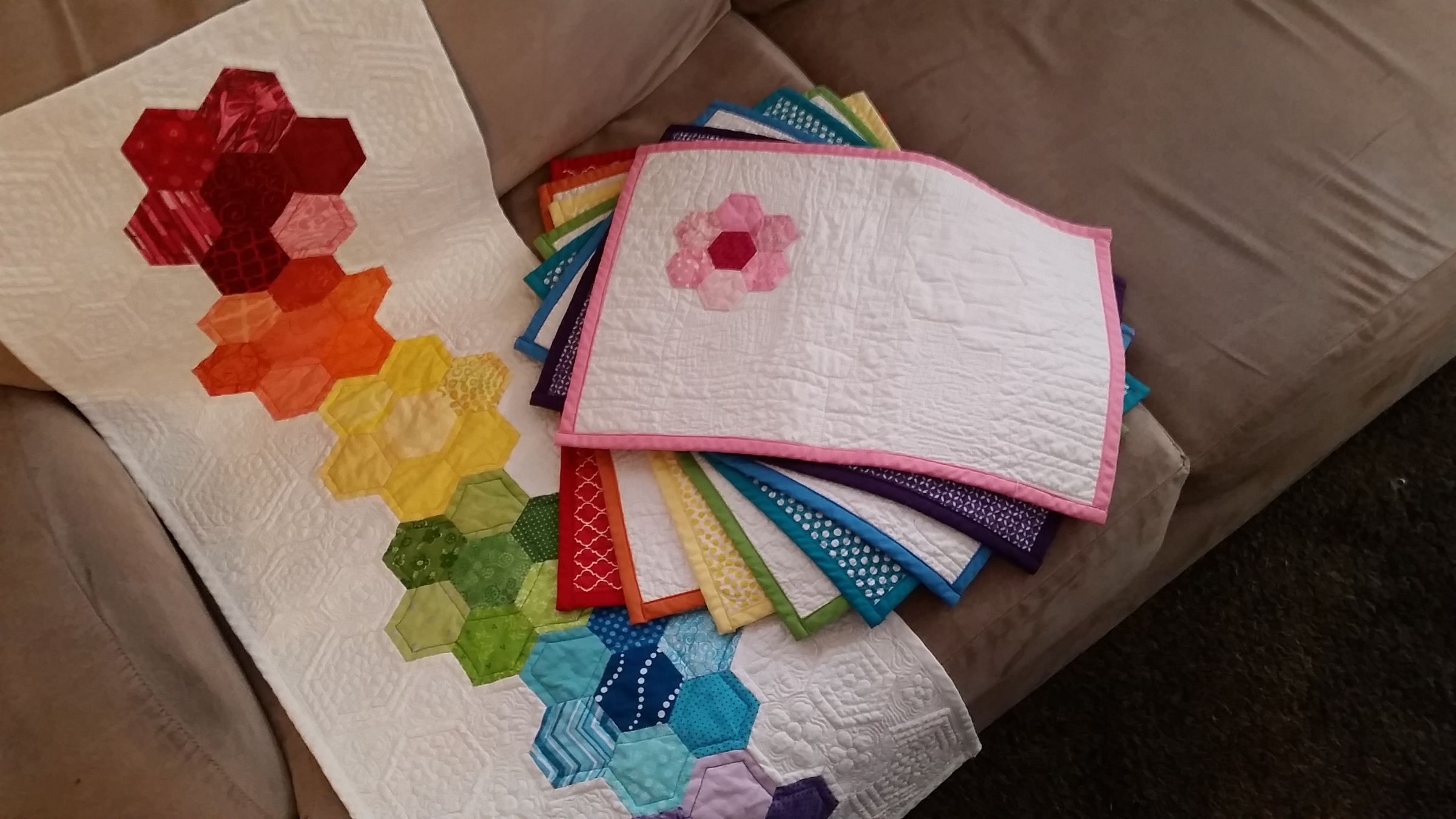 Hexagon English Paper Hand Piecing : 8 Steps (with Pictures ...