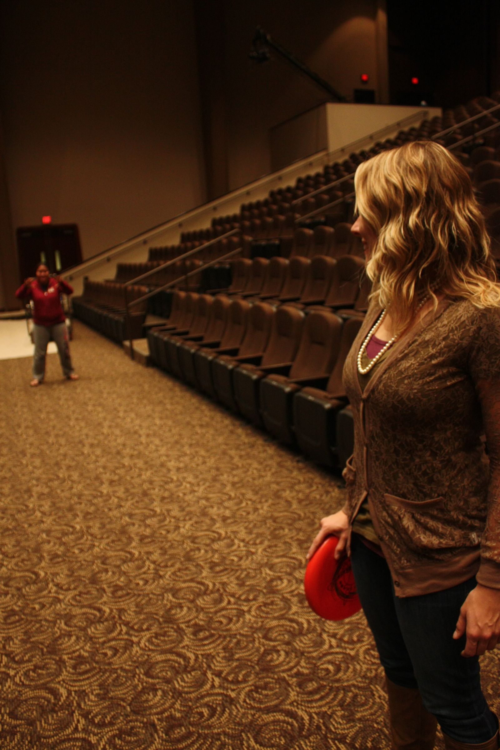 How to Throw a Frisbee : 12 Steps - Instructables