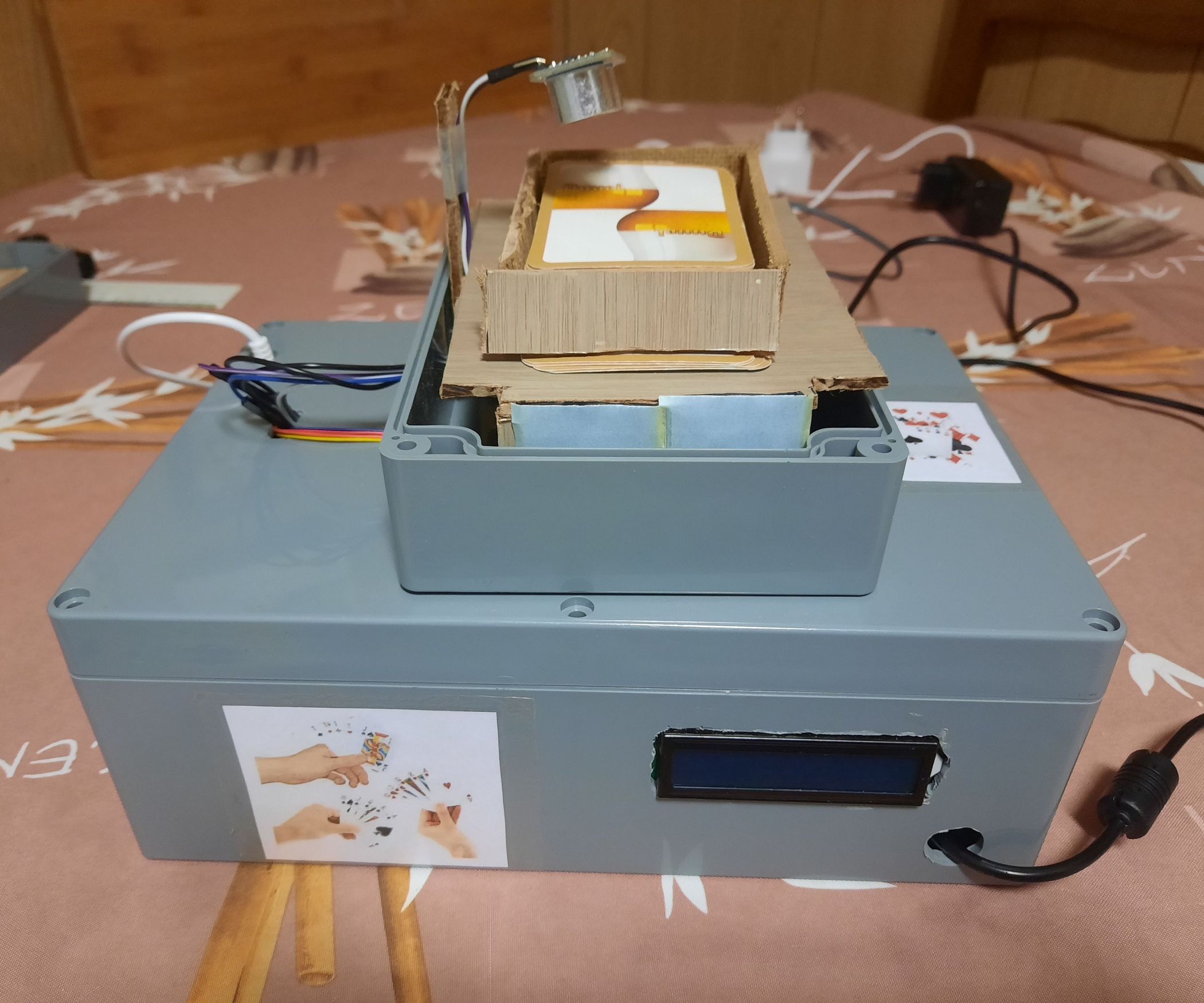 Automatic Card Distributor : 7 Steps - Instructables