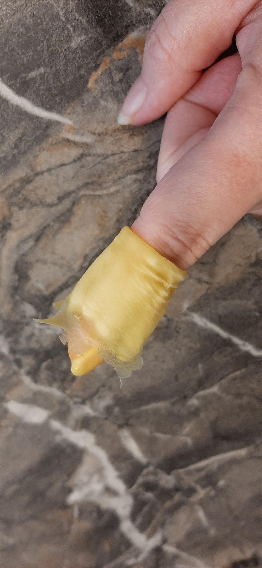 Severed Finger (Scare Your Friends!) : 4 Steps - Instructables