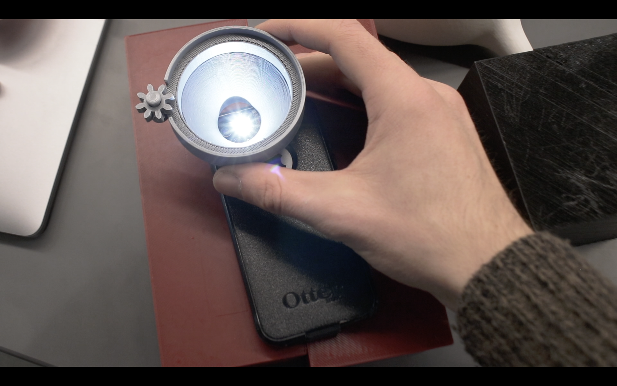 Phone Flashlight Art - Instructables