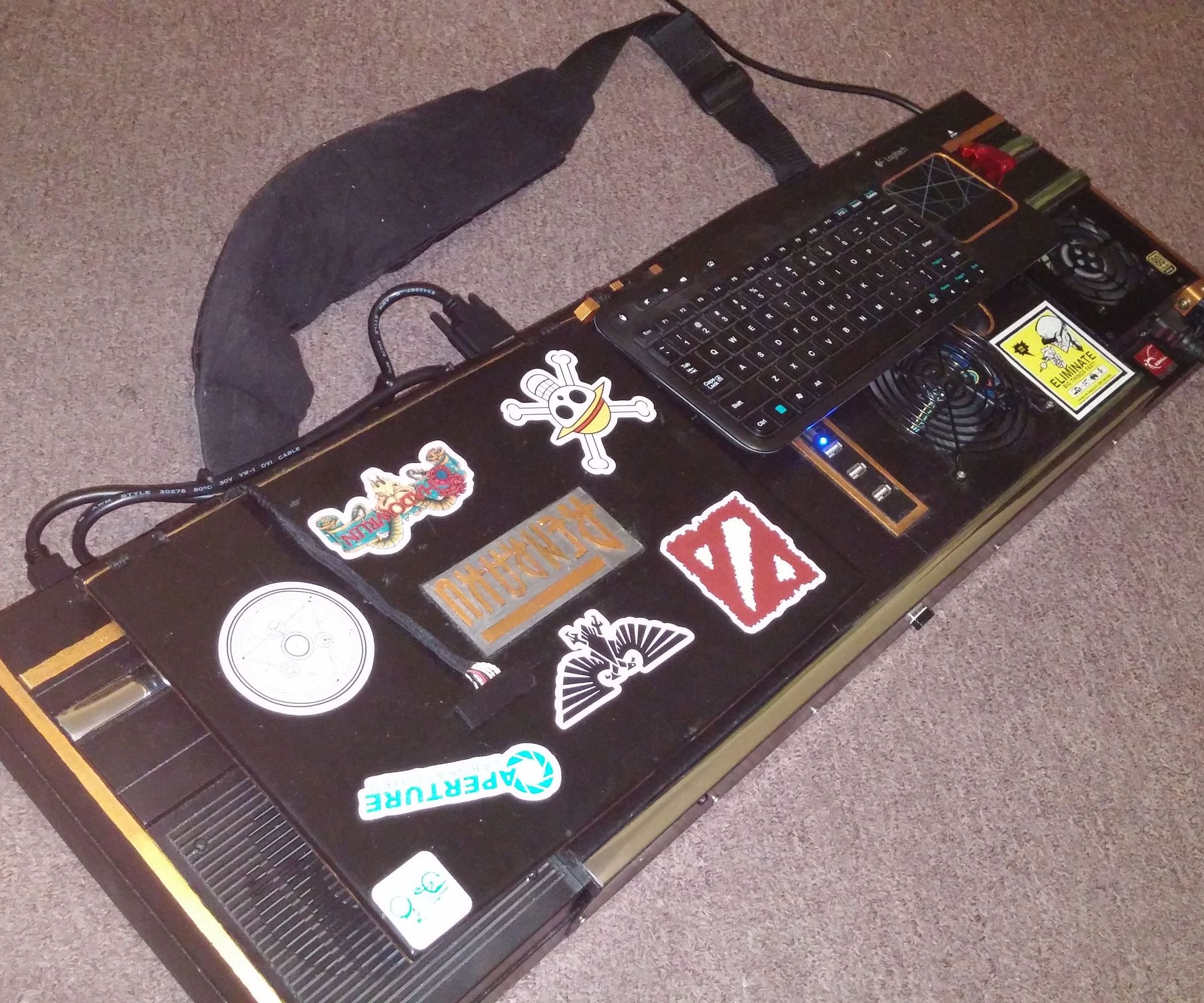 Portable PC Project Inspired by Shadowrun Cyberdeck : 4 Steps ...