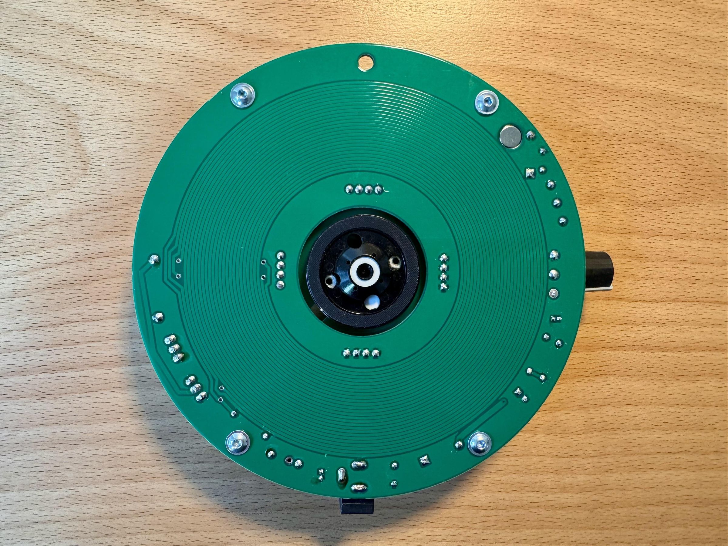 A Persistence of Vision Rotating Display Controlled by a Raspberry Pi Pico. : 8 Steps (with ...