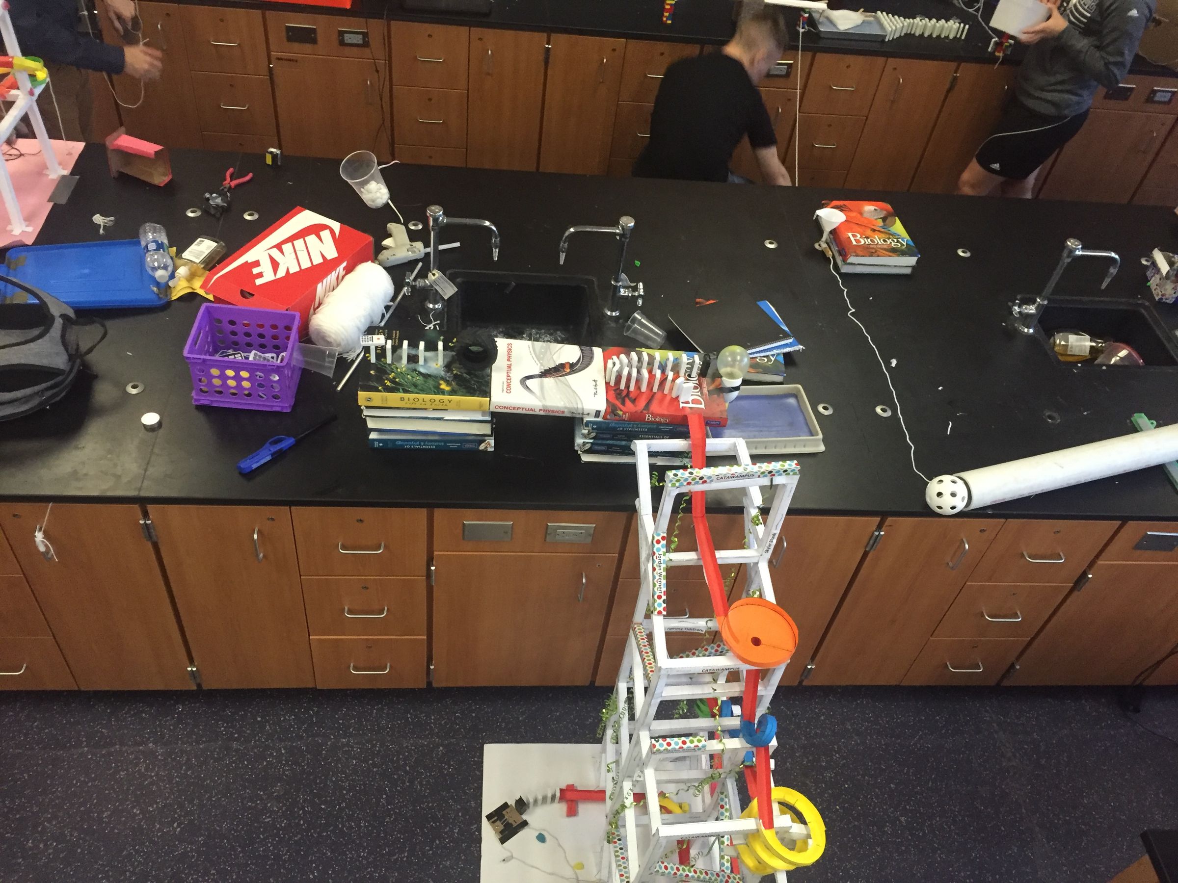 Rube Goldberg : 11 Steps - Instructables