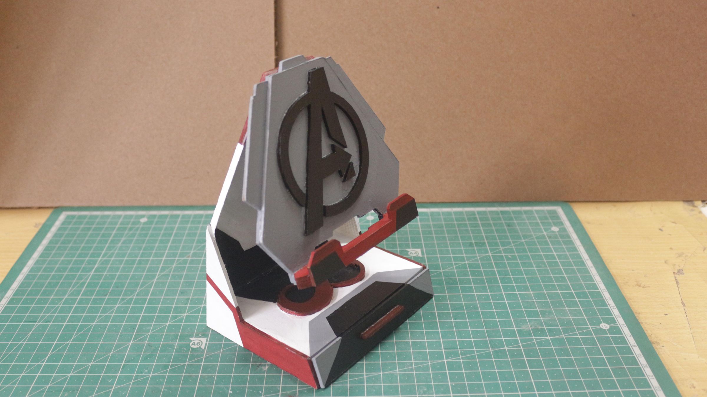 Easy Avengers Smartphone Stand : 14 Steps (with Pictures) - Instructables