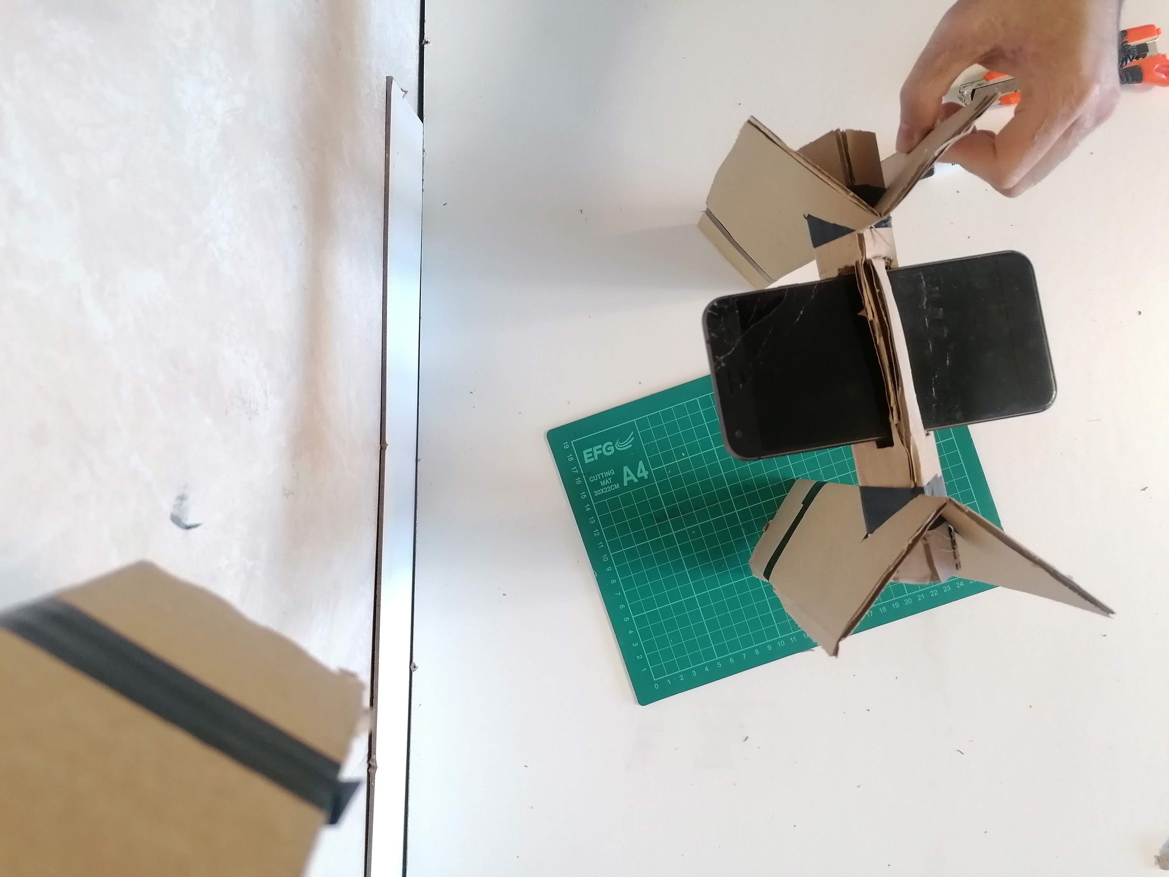 Cardboard Phone Holder (basic) for Sharing Work on Paper (RO/EN) : 6 ...