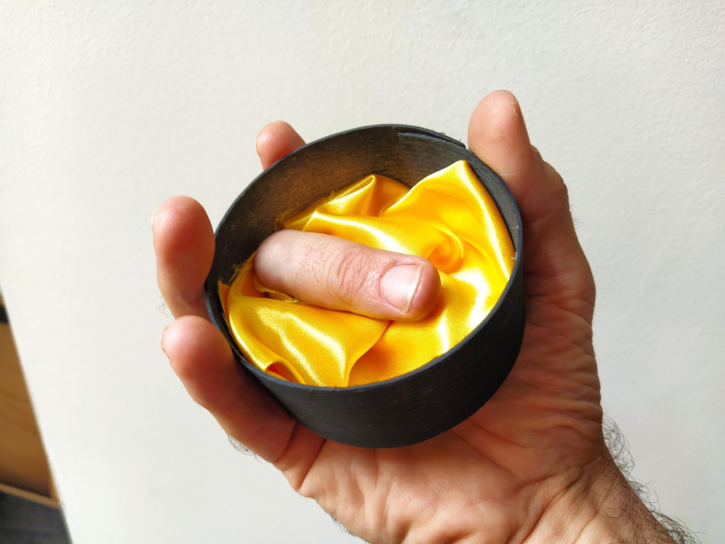 Super Easy Real Finger in a Box : 3 Steps - Instructables