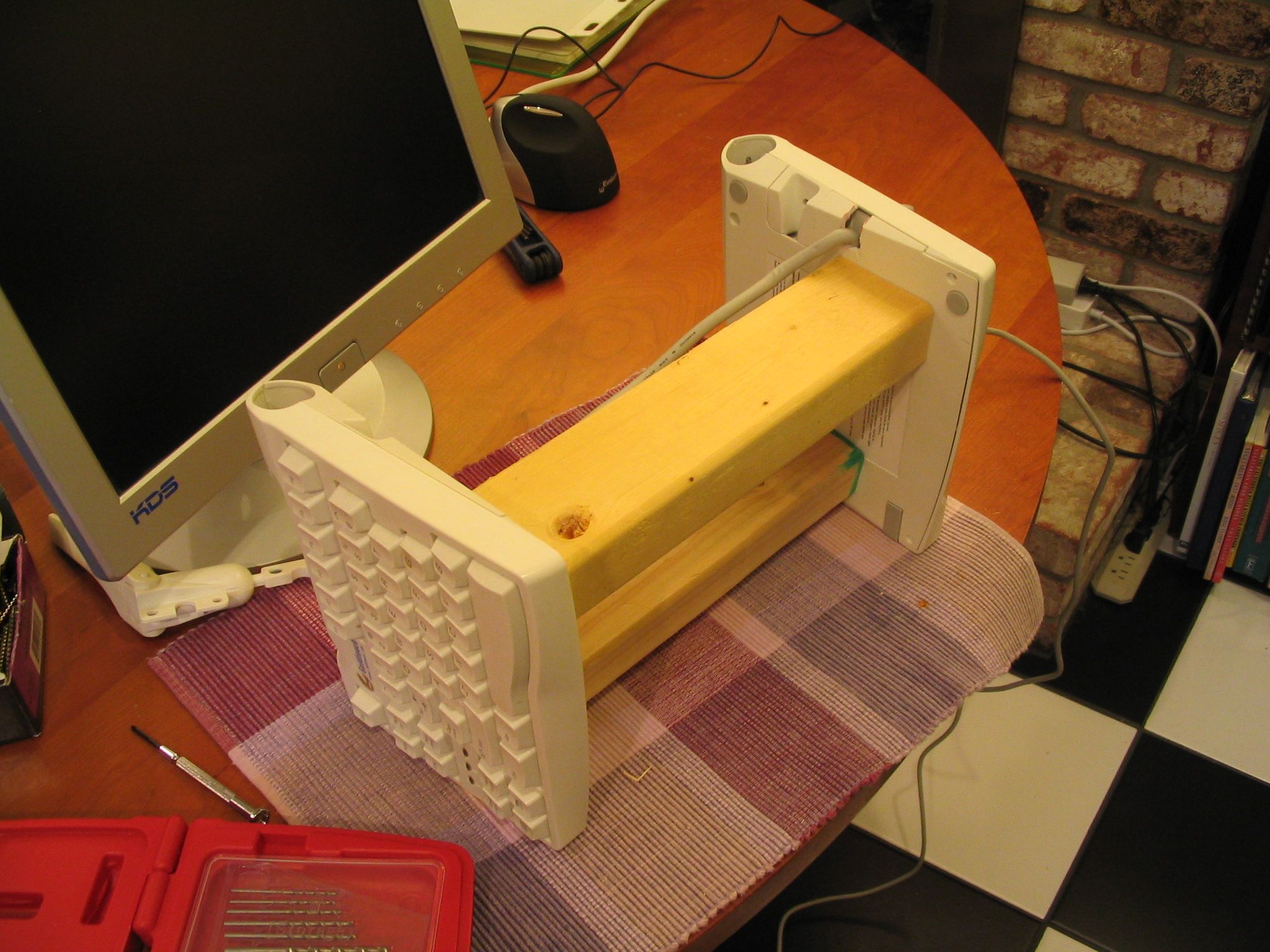 How to Make a Vertical, Ergonomic (tie-fighter) Keyboard : 7 Steps ...