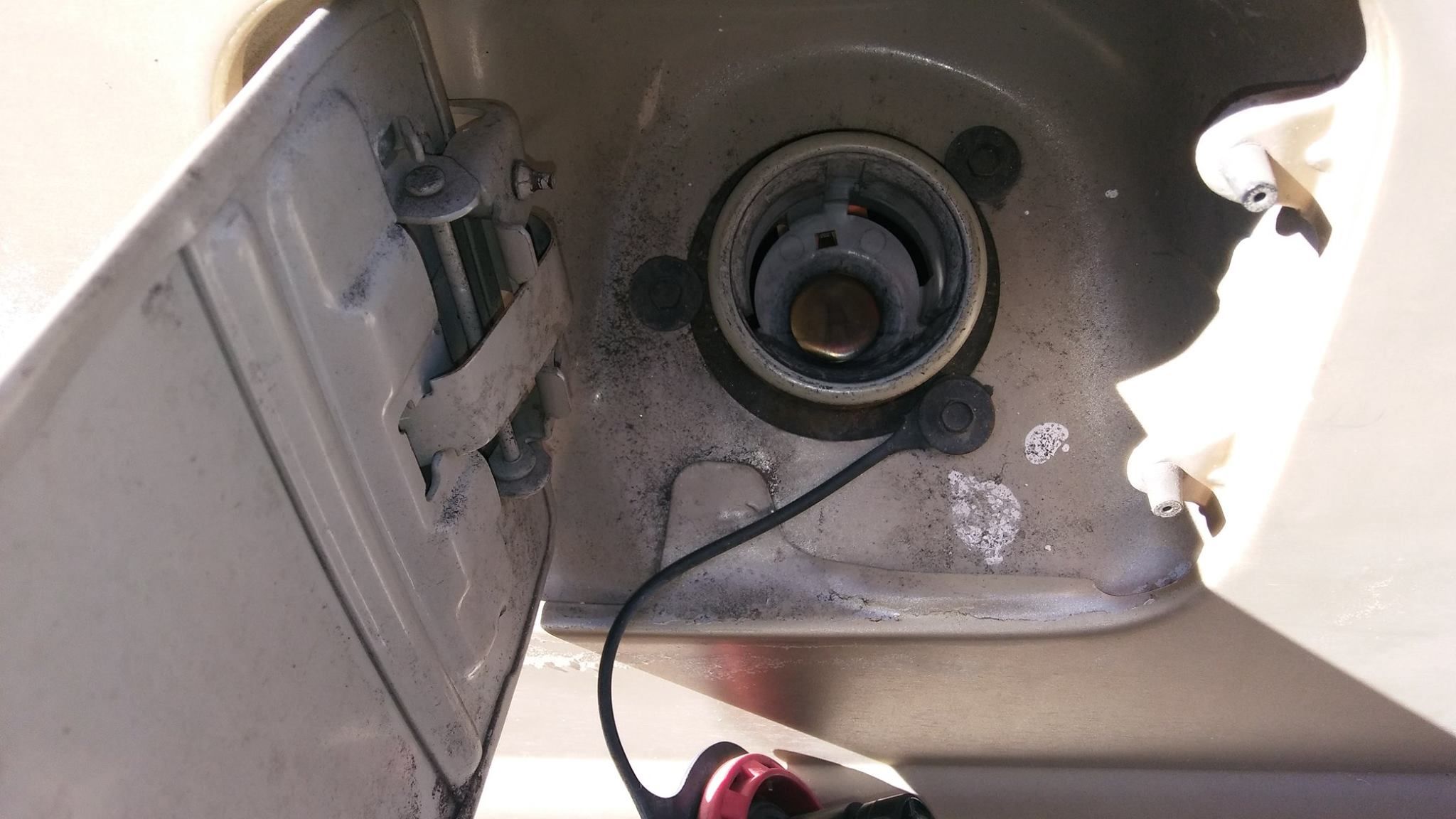 2001 Ford Ranger Fuel Pump and Float Assembly Replacement : 11 Steps ...