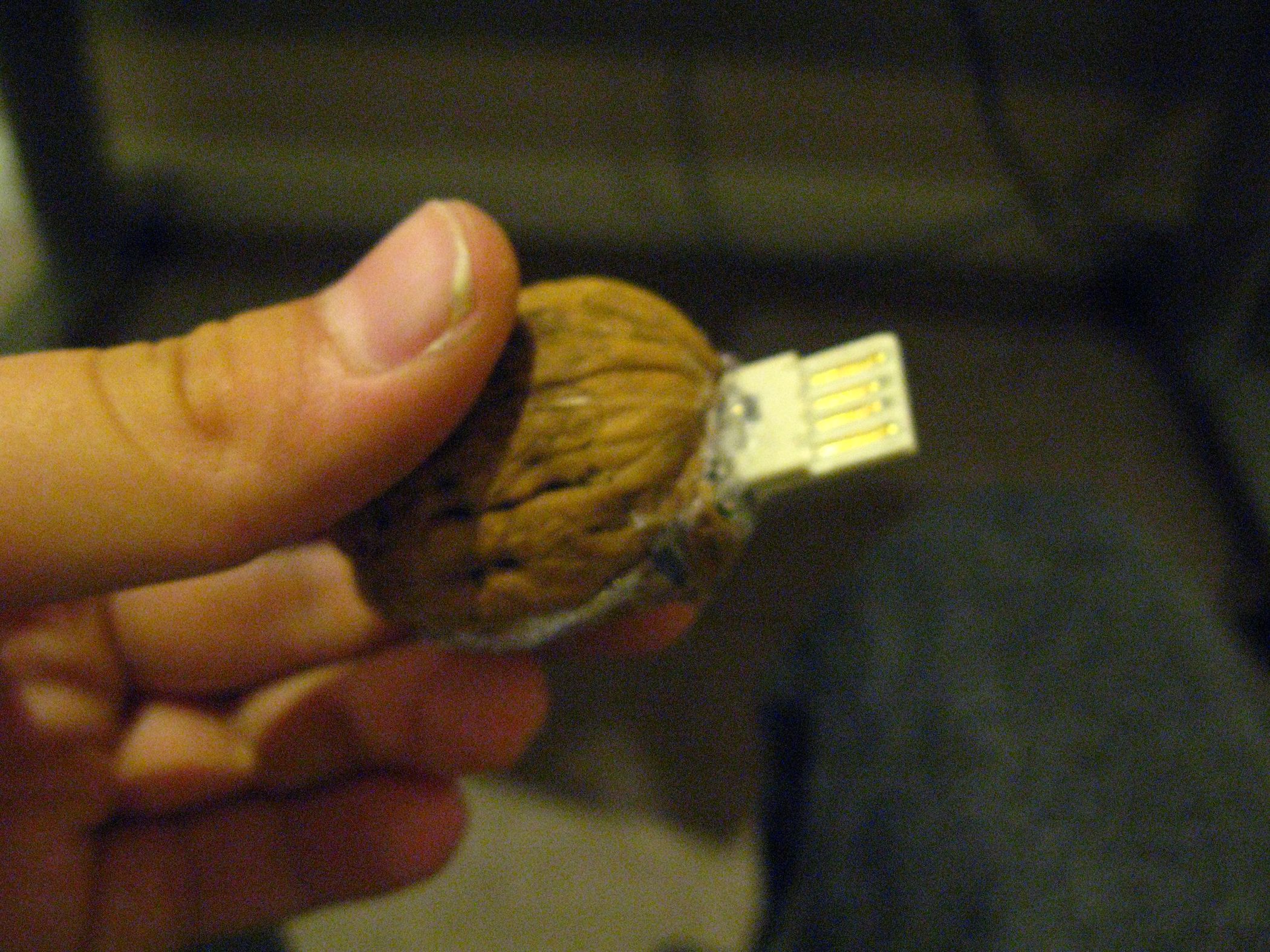 USB Walnut : 5 Steps - Instructables