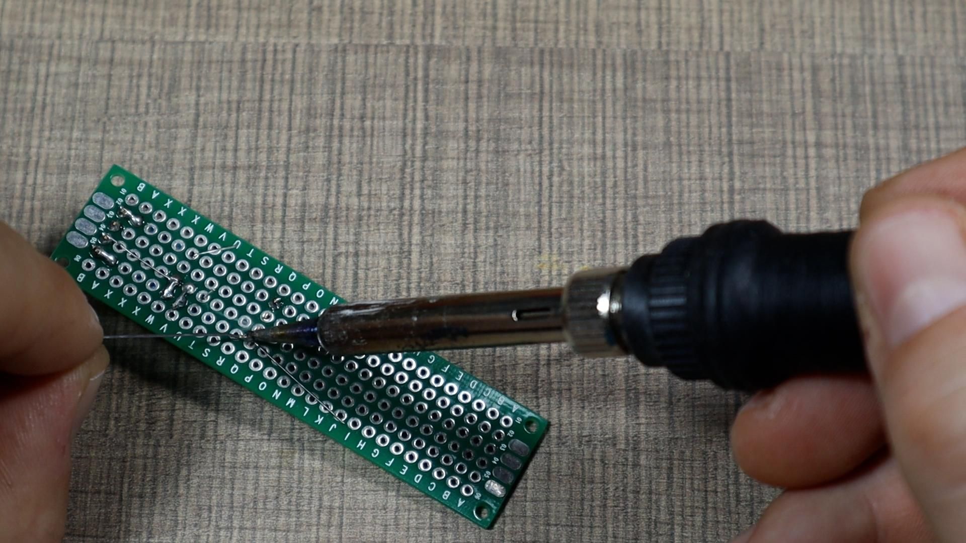 Single Transistor Voltage Level Shifter : 5 Steps - Instructables