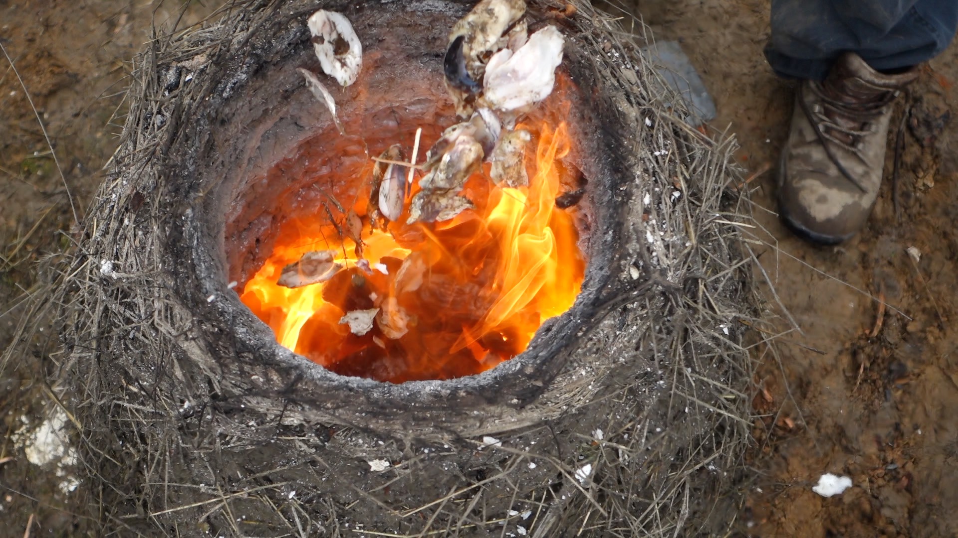 Burn Seashell Lime in a Primitive Straw/Clay Kiln! : 10 Steps (with ...