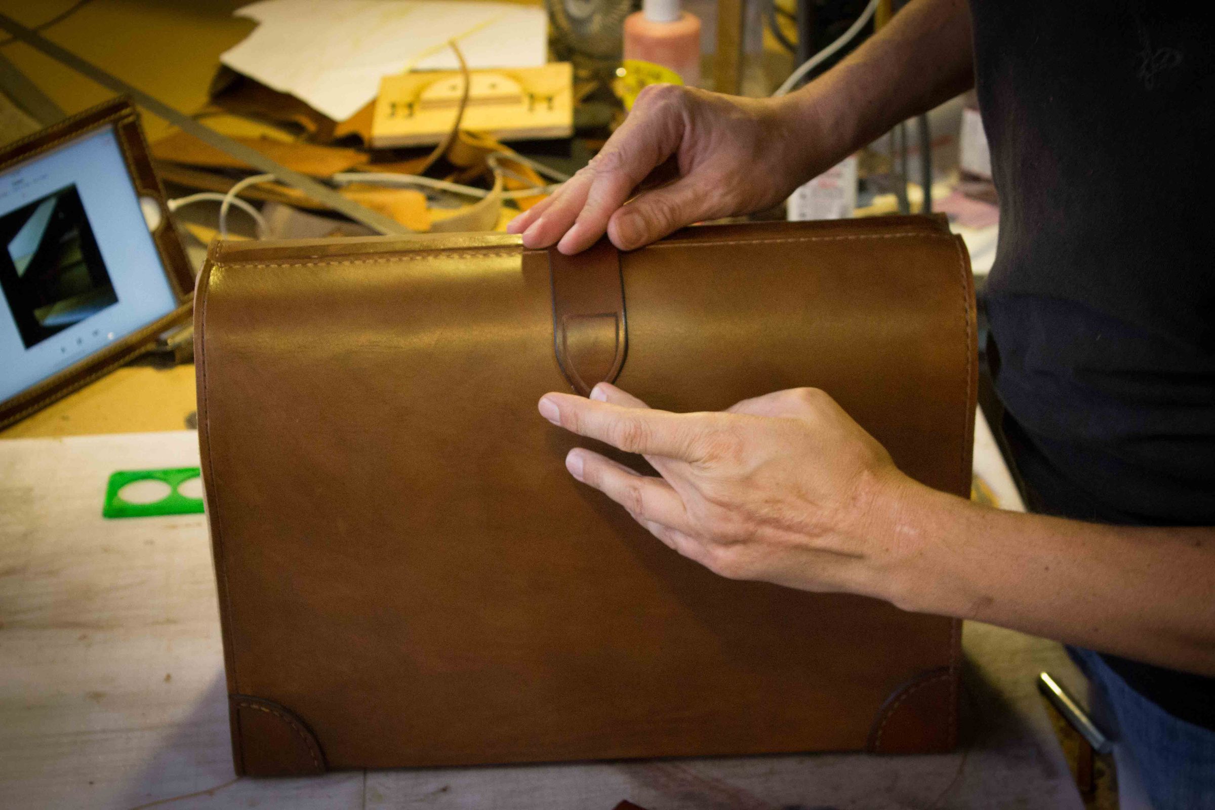 Leather MD Briefcase (Doctor's Bag) : 13 Steps (with Pictures ...