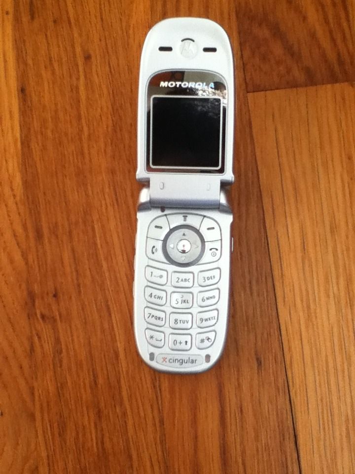 How to Open a Useless Flip Phone : 7 Steps - Instructables