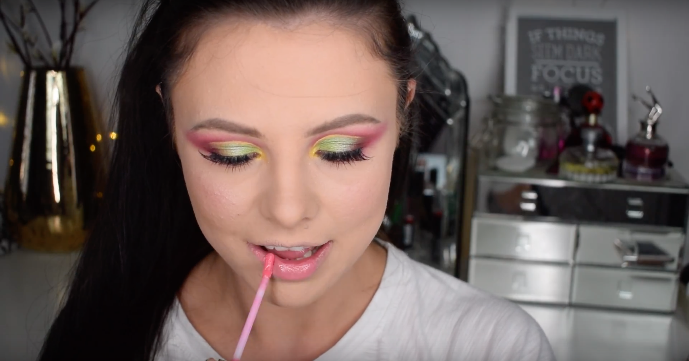 Dramatic Colourful Cut Crease : 9 Steps - Instructables