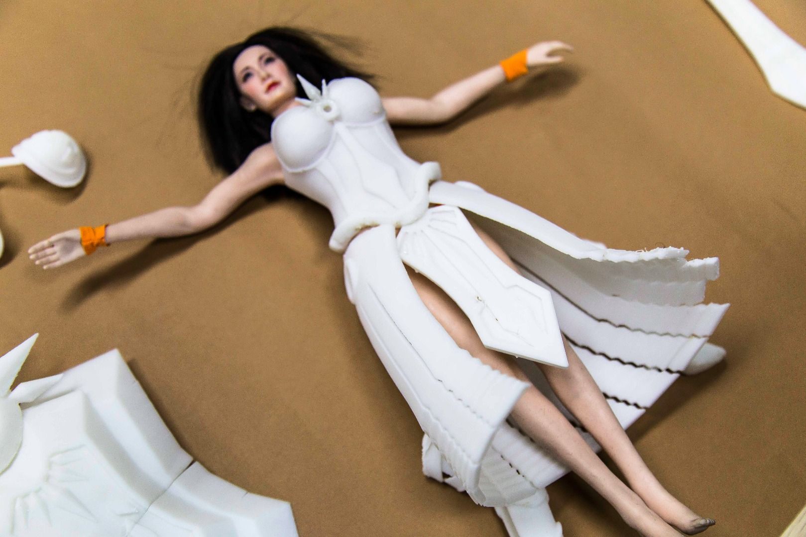 Barbie's Armor－Leona － the Radiant Dawn : 6 Steps - Instructables