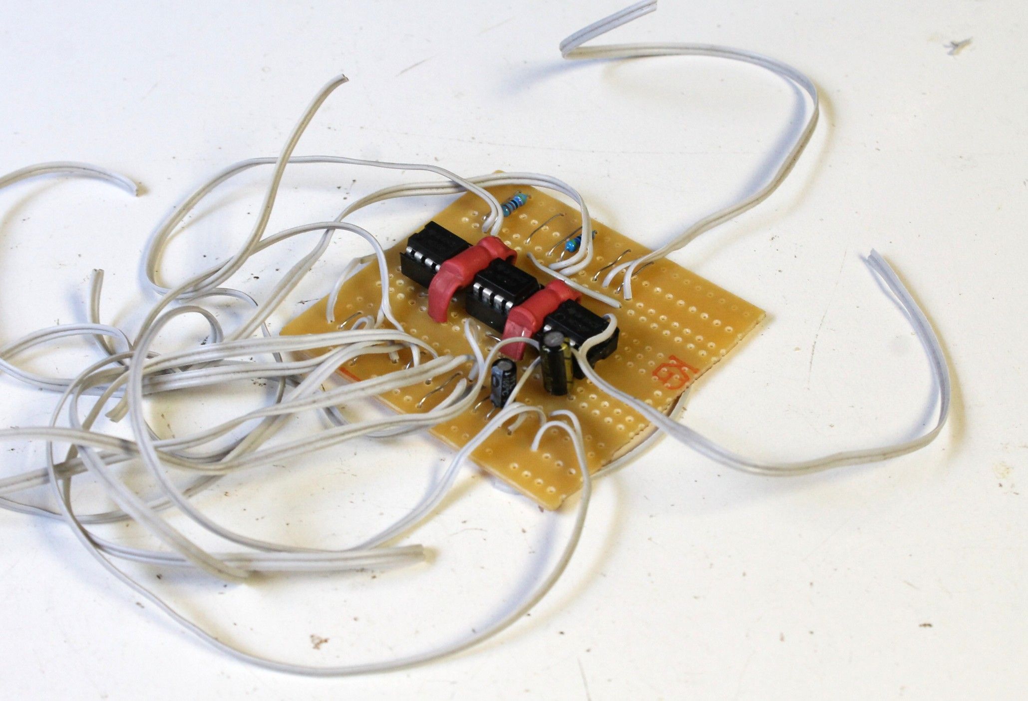 Fizzle Loop Synth V3 (555 Timer) : 11 Steps (with Pictures) - Instructables