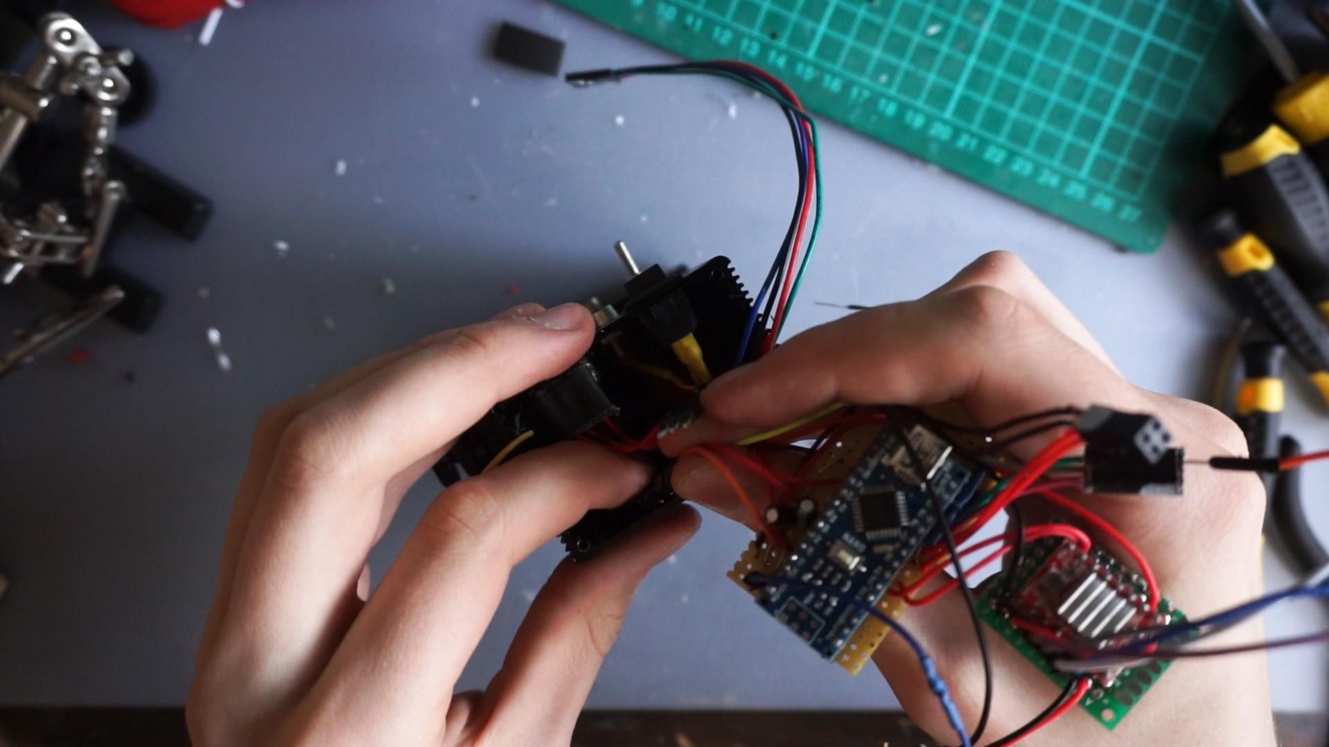 How to Motorize a Camera Slider (Battery Powered) : 11 Steps (with ...