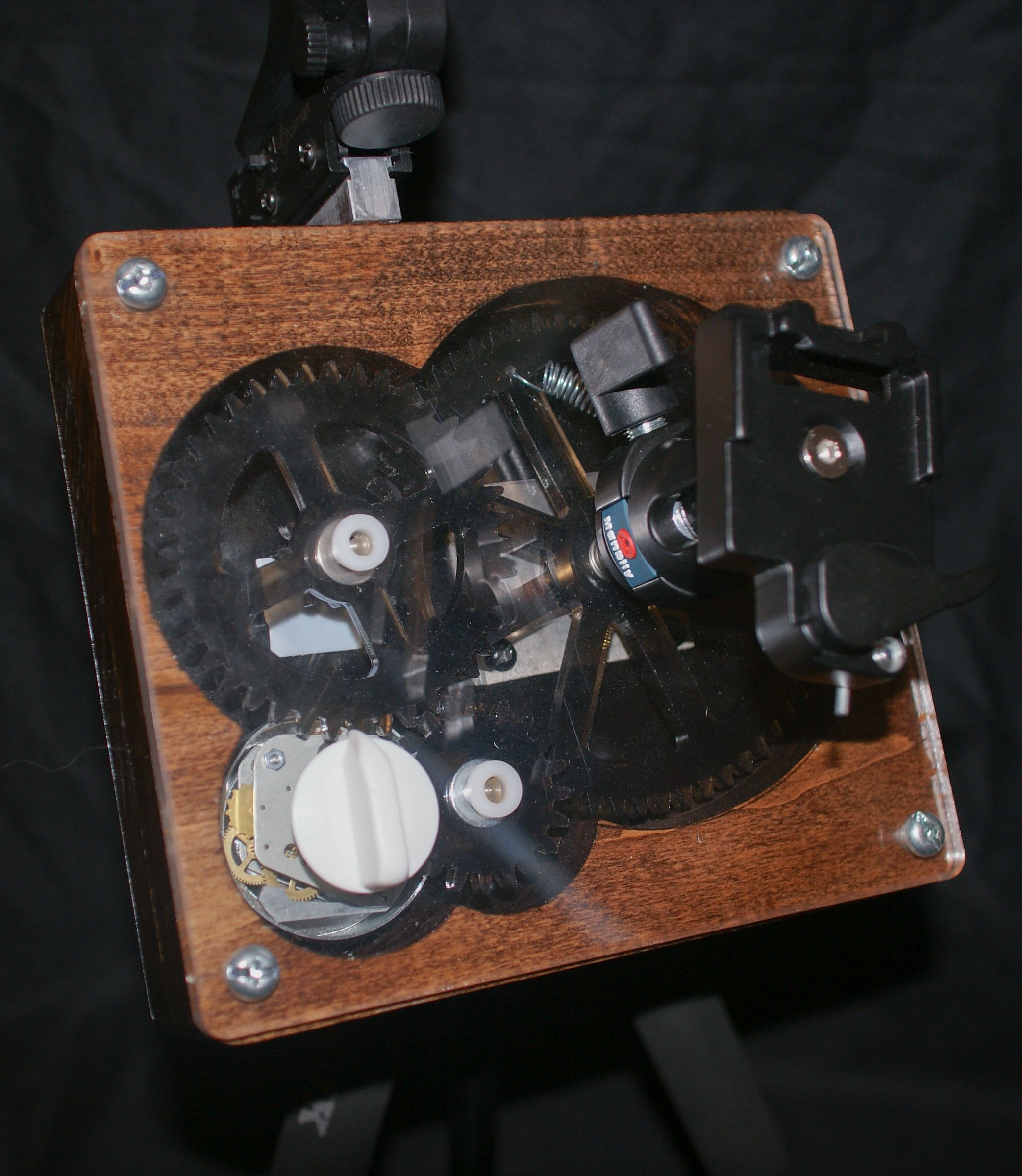 Mechanical Wind-Up Star Tracker for Astro-Photography : 5 Steps ...